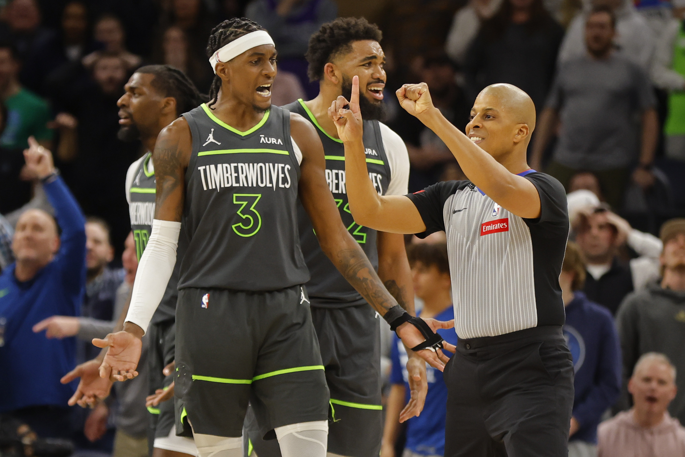 Malik Monk puts up 39 as Kings nip Wolves in OT | Reuters