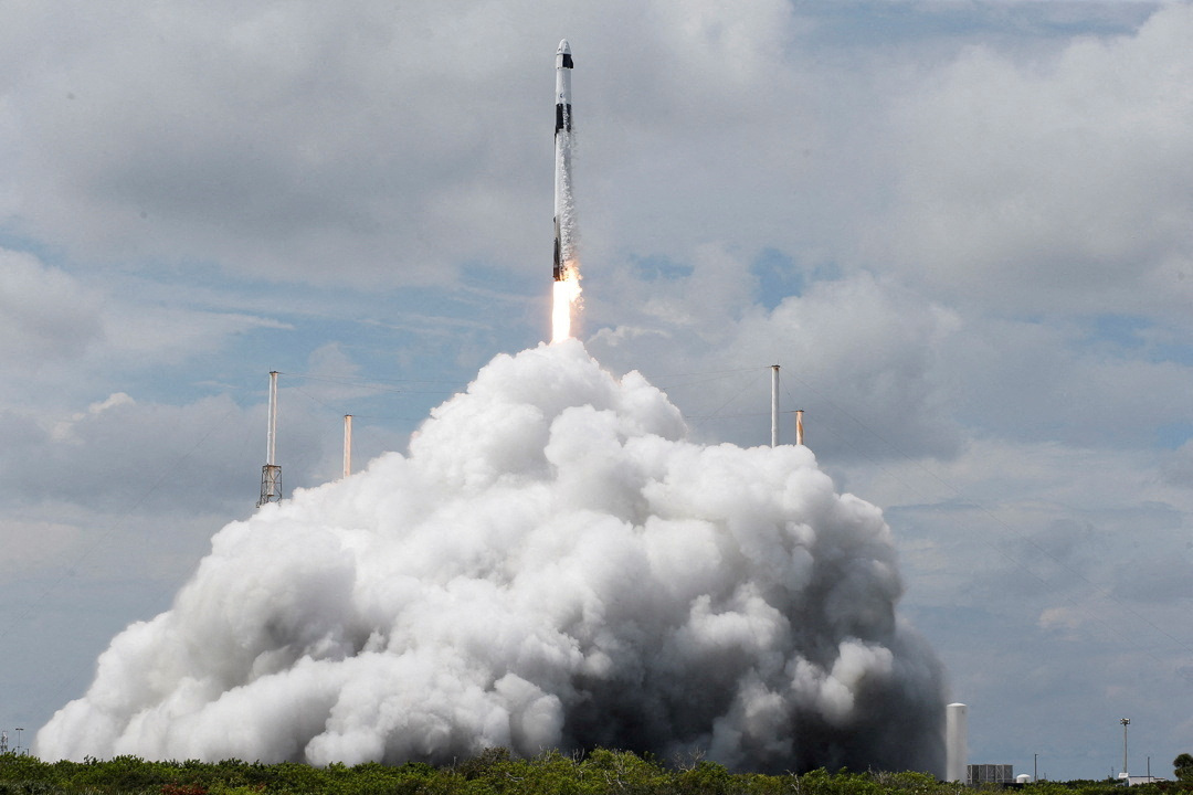 US FAA authorizes SpaceX Falcon 9 vehicle for Monday flight | Reuters