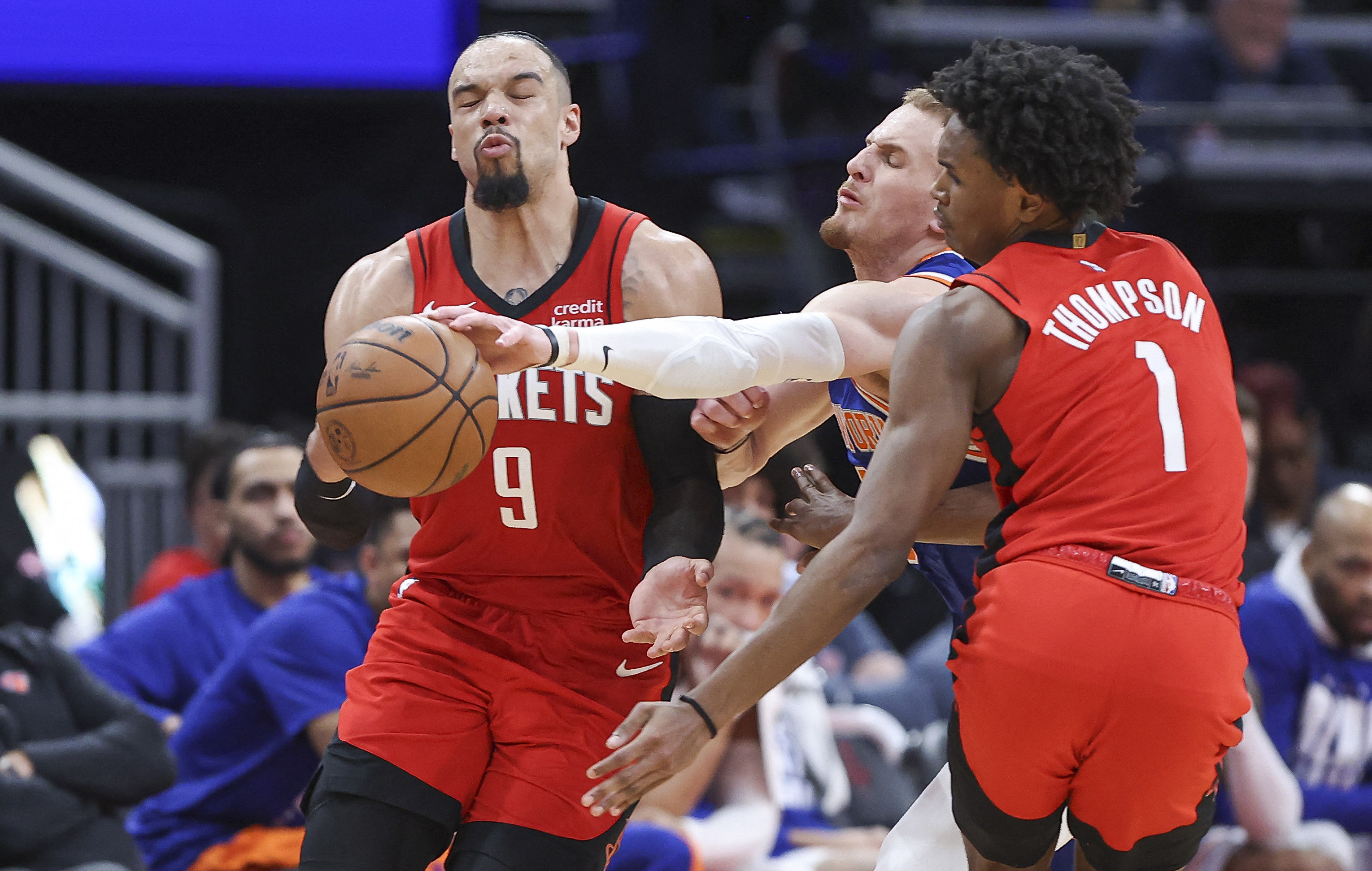 Last-second free throws push Rockets past Knicks | Reuters