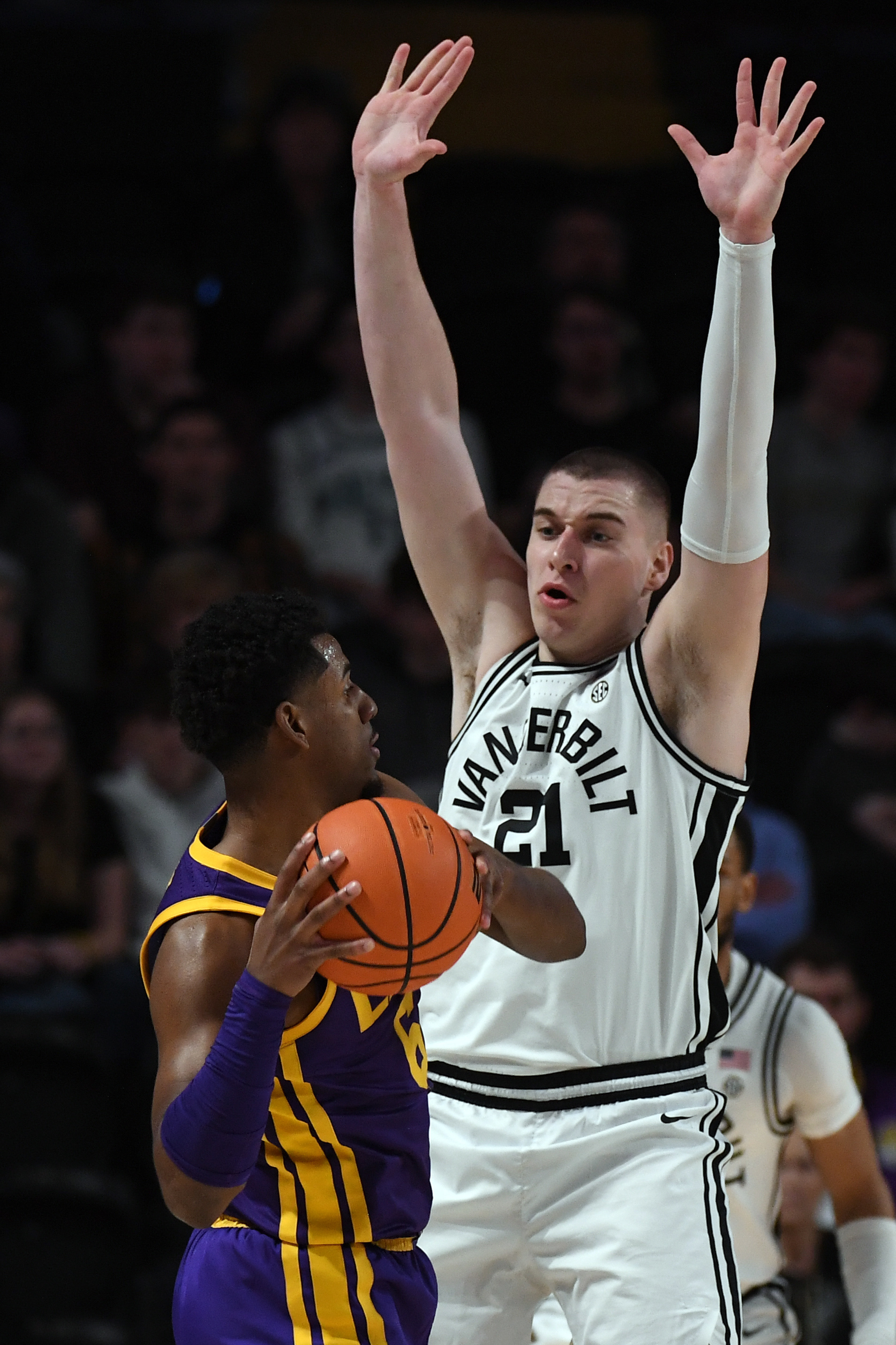 LSU leads wire-to-wire in win over Vanderbilt | Reuters