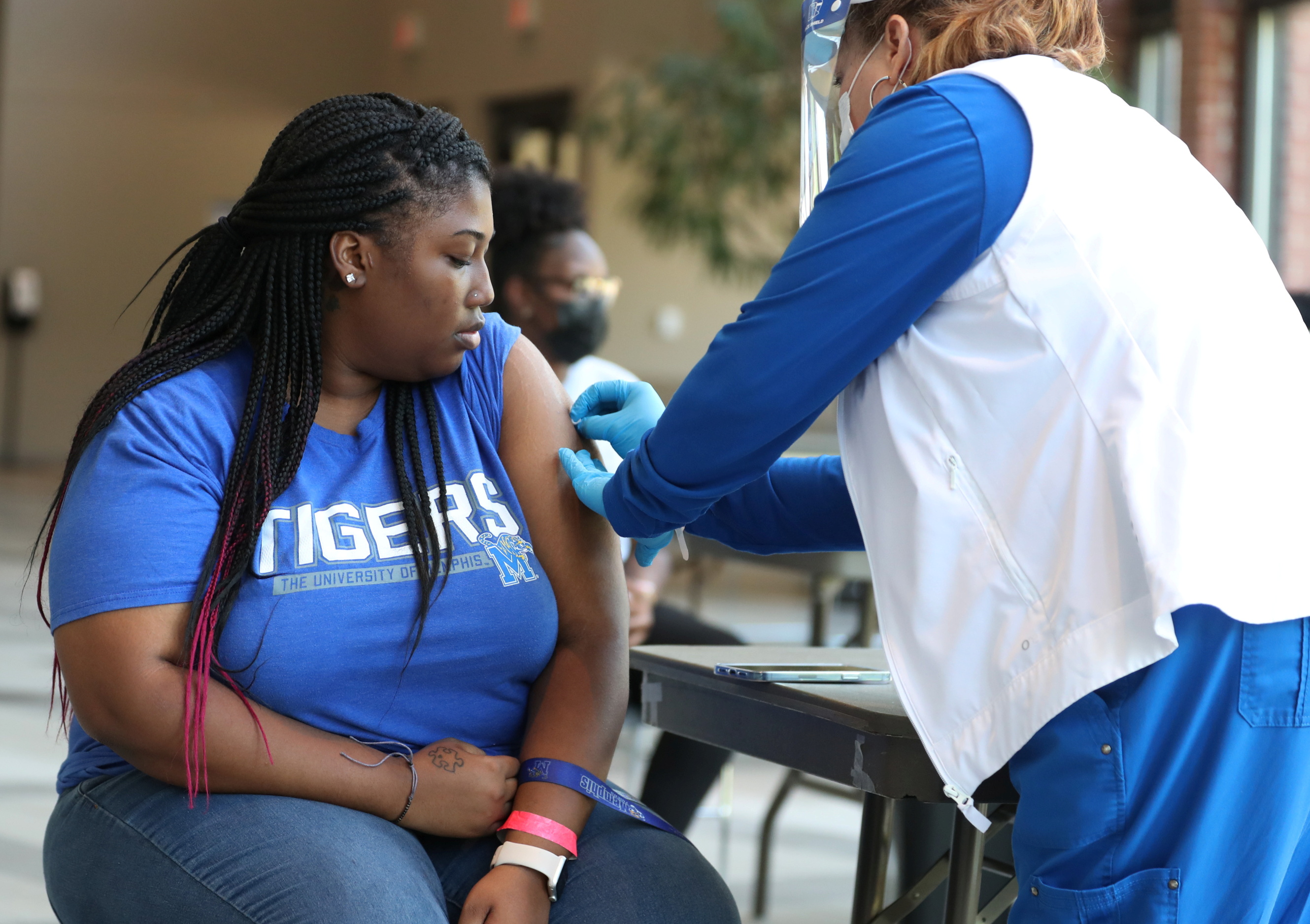 U.S. administers 339.8 mln doses of COVID-19 vaccines - CDC | Reuters