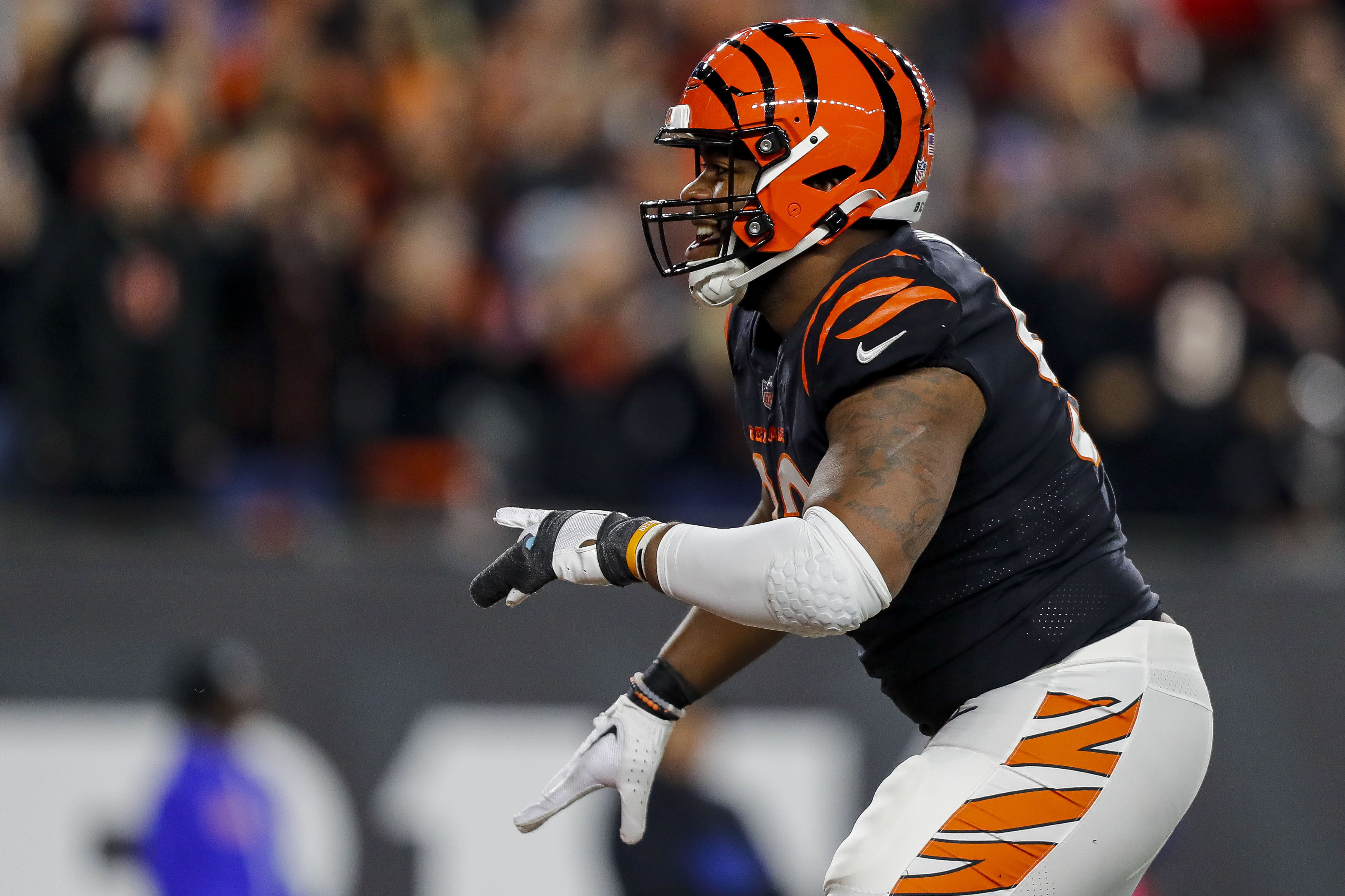 Joe Burrow throws 2 TDs as Bengals hold off Bills | Reuters