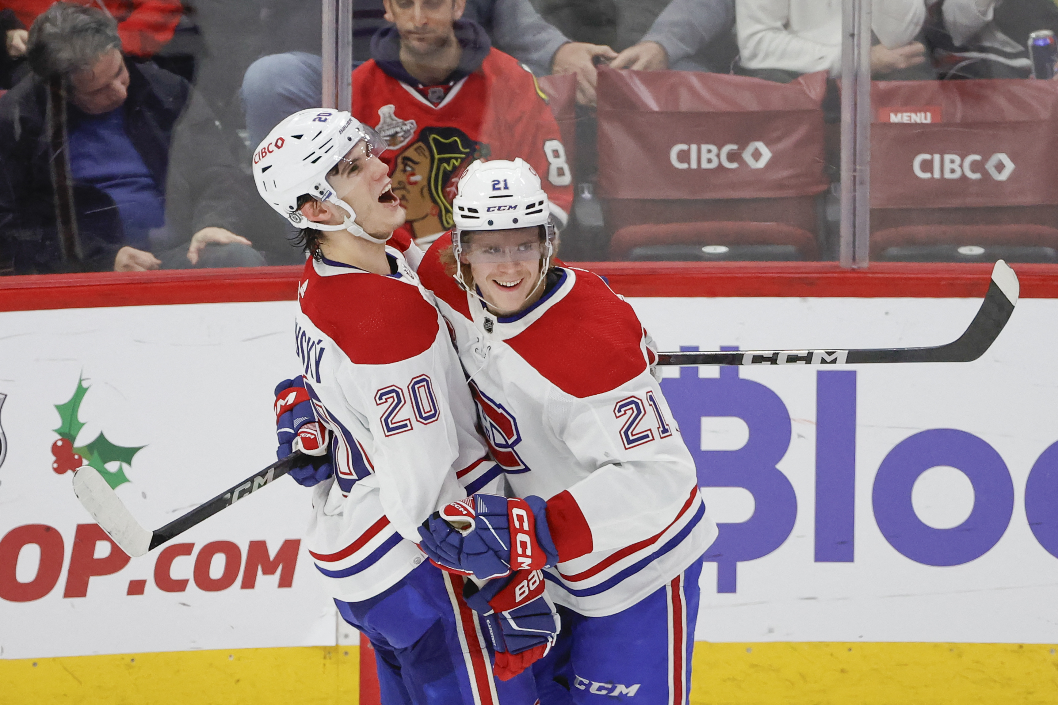Canadiens score 5 straight goals to shoot past Blackhawks | Reuters