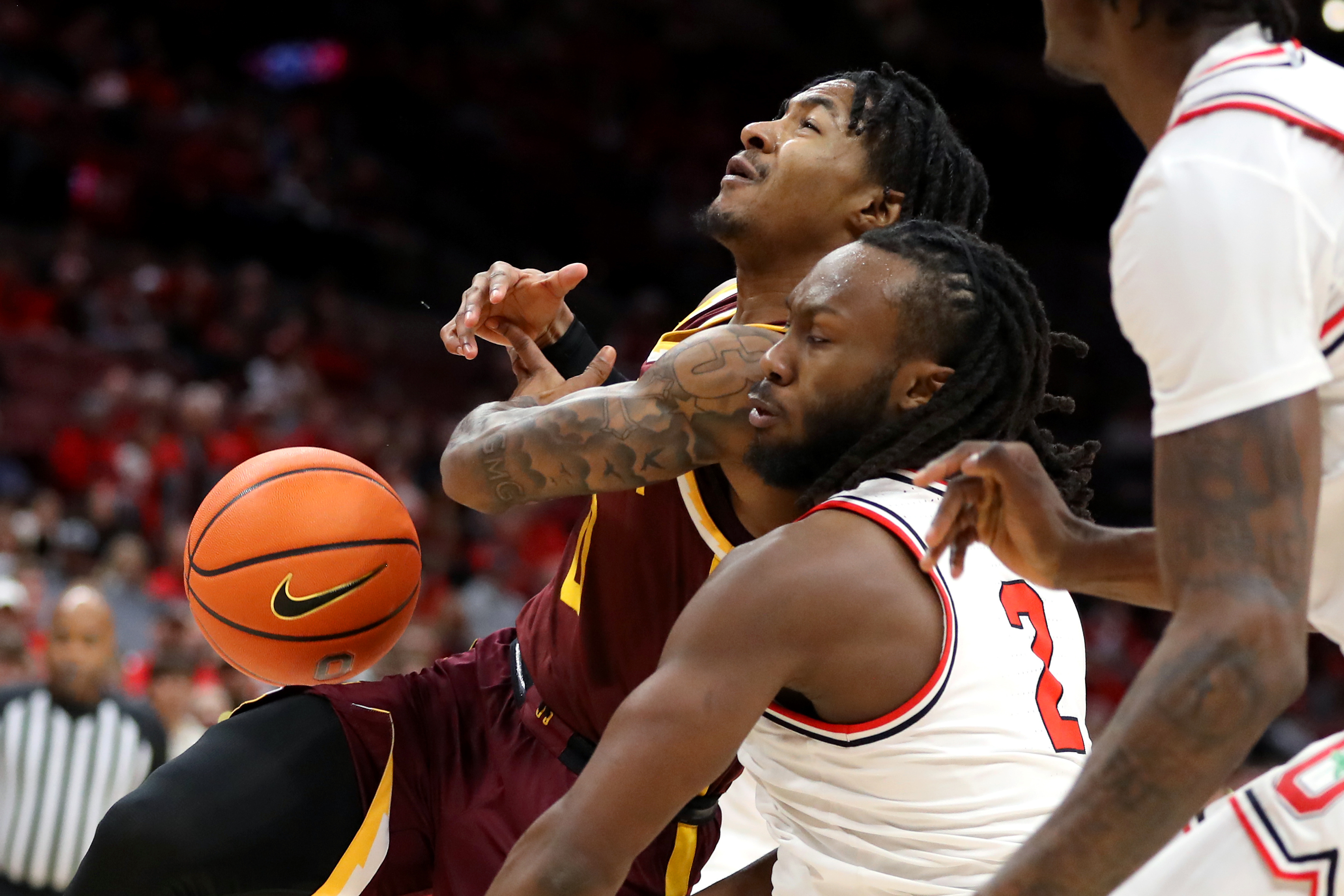 Jamison Battle beats up on old team as Ohio State tops Minnesota | Reuters