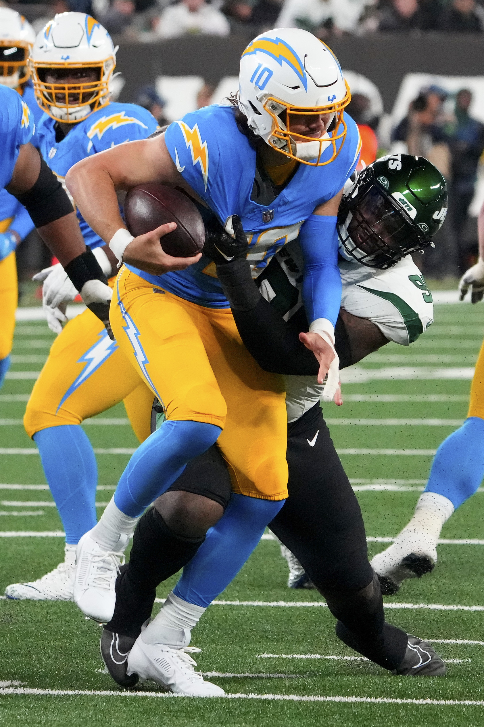 Derius Davis sets tone early as Chargers snuff Jets | Reuters