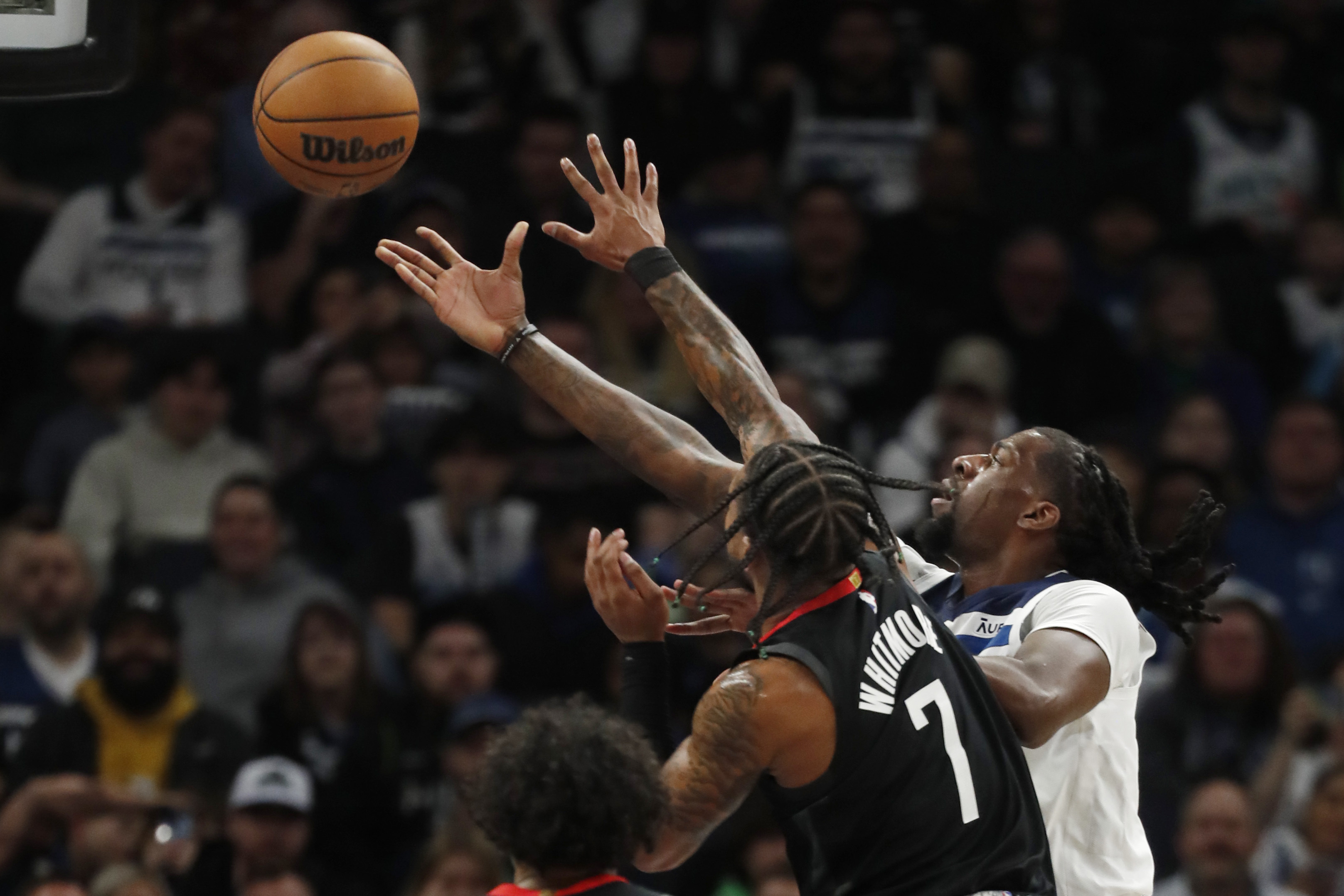 Anthony Edwards propels Wolves past Rockets | Reuters