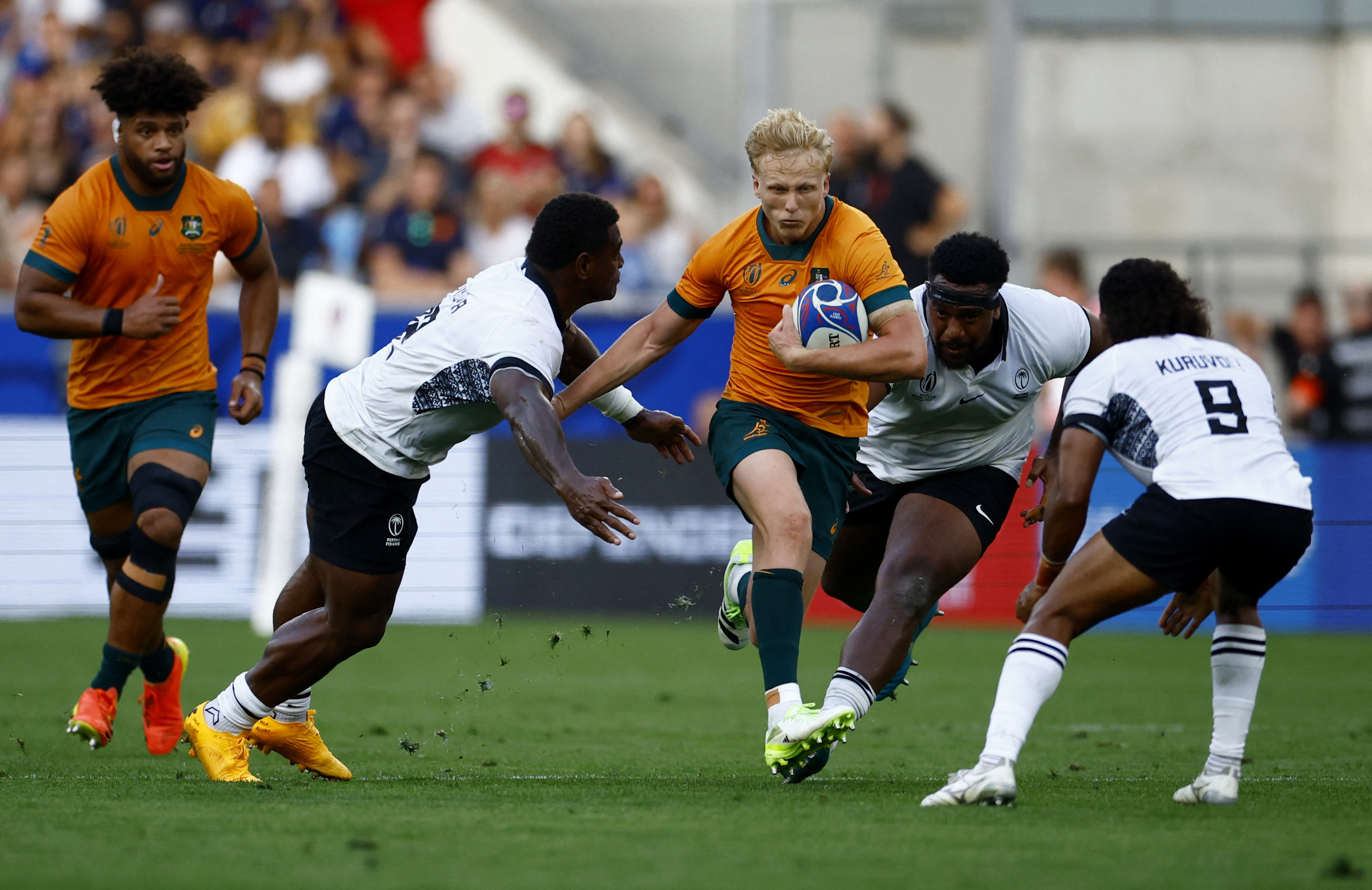 Quade Cooper Vs Dan Carter