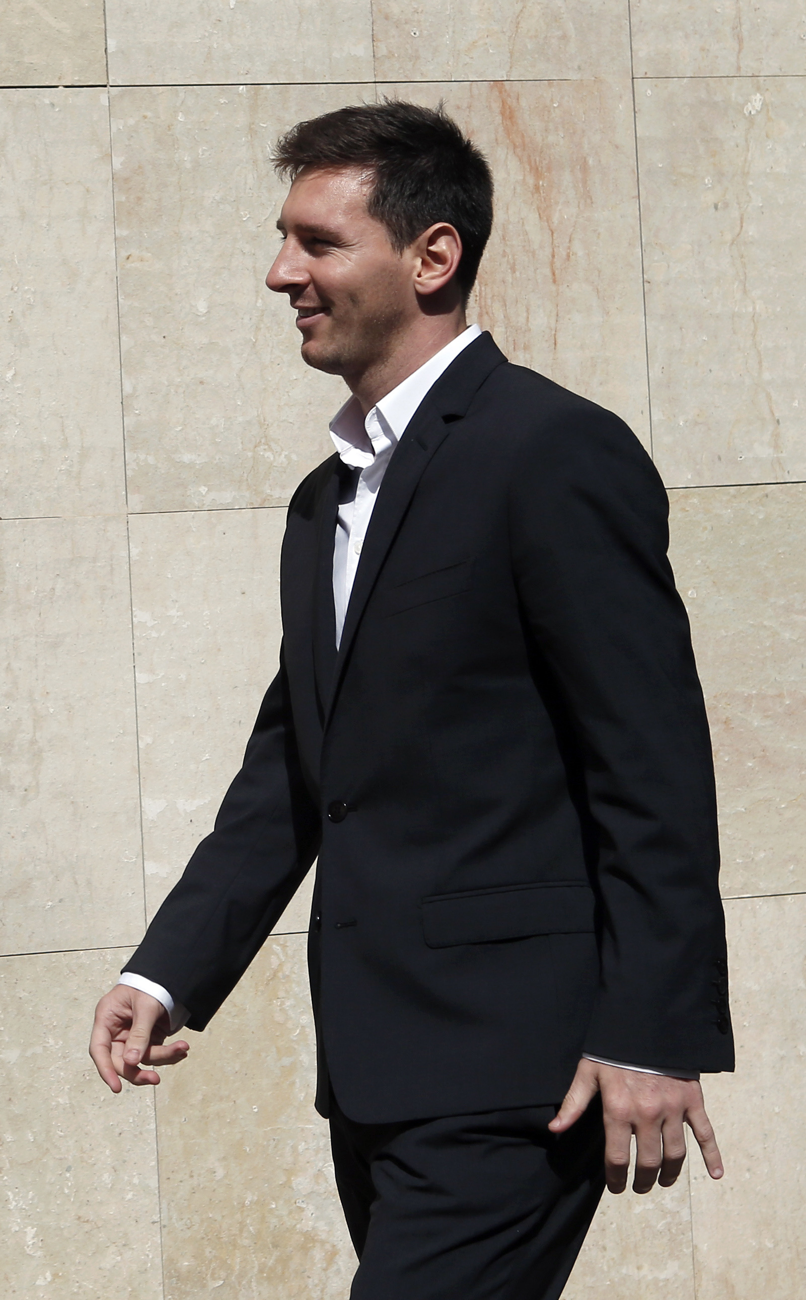 Messi surprises team mate in group chat ahead of grand unveiling | Reuters