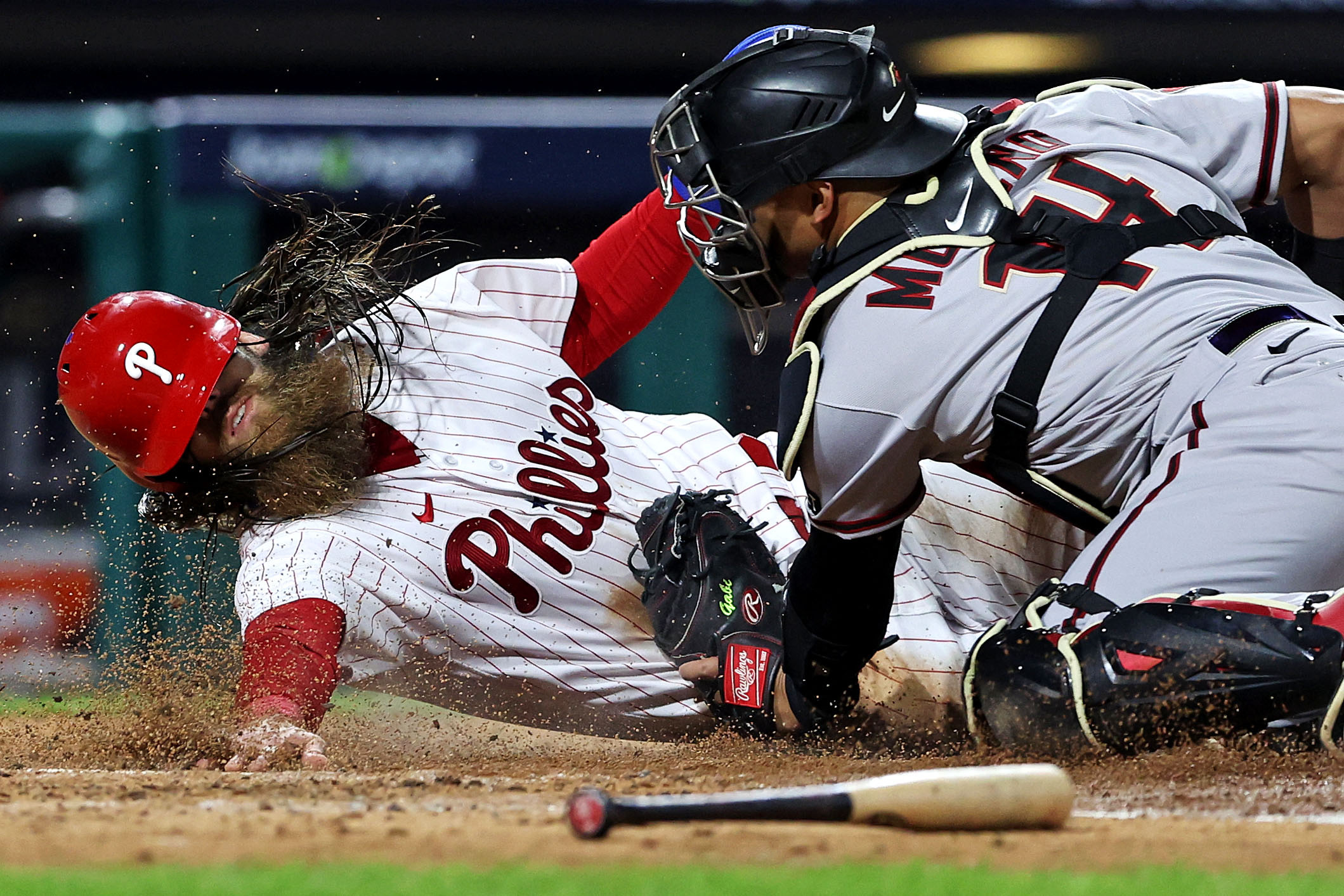 Early homers propel Phils past D-backs in NLCS opener | Reuters