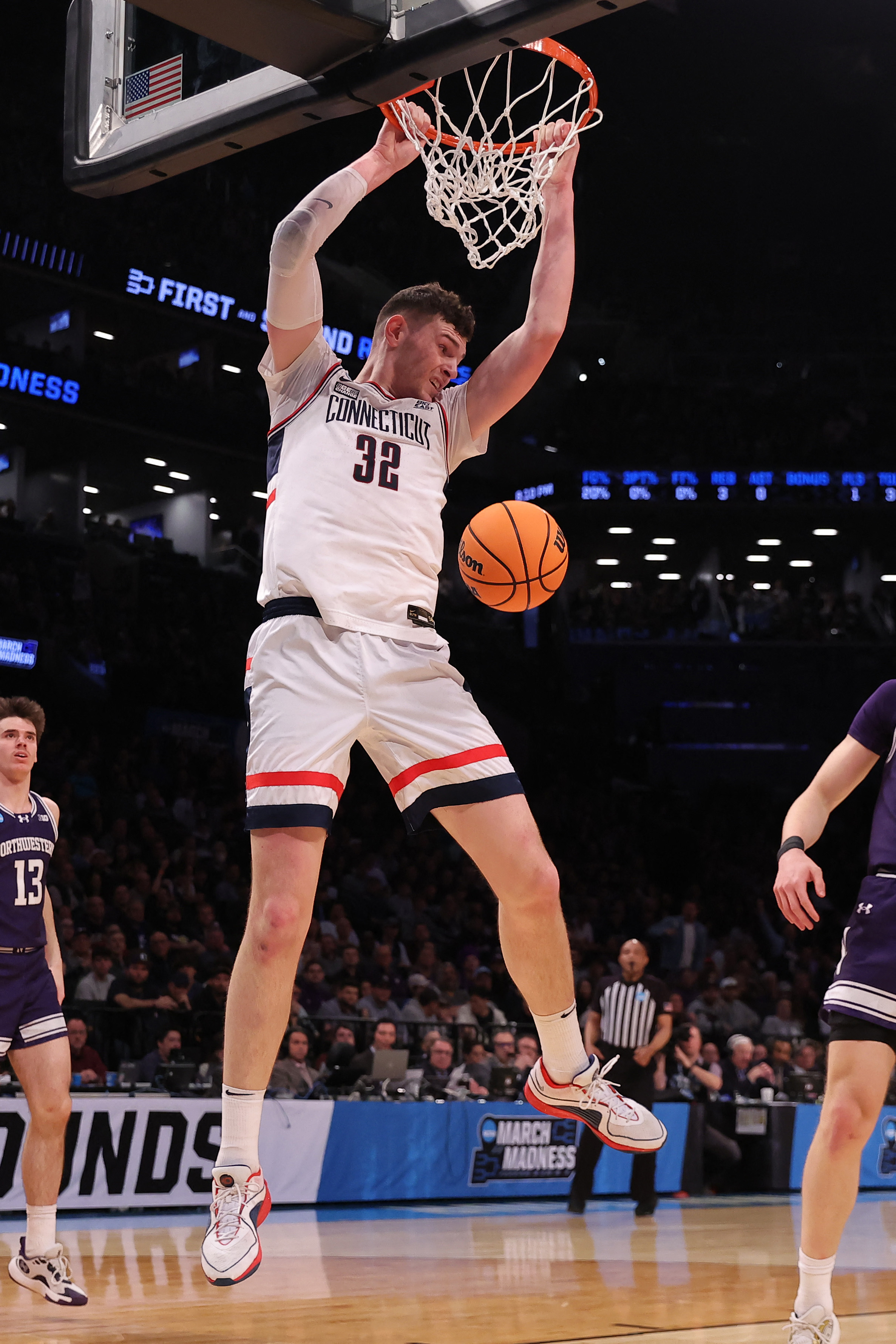 Donovan Clingan powers No. 1 UConn to rout of Northwestern | Reuters
