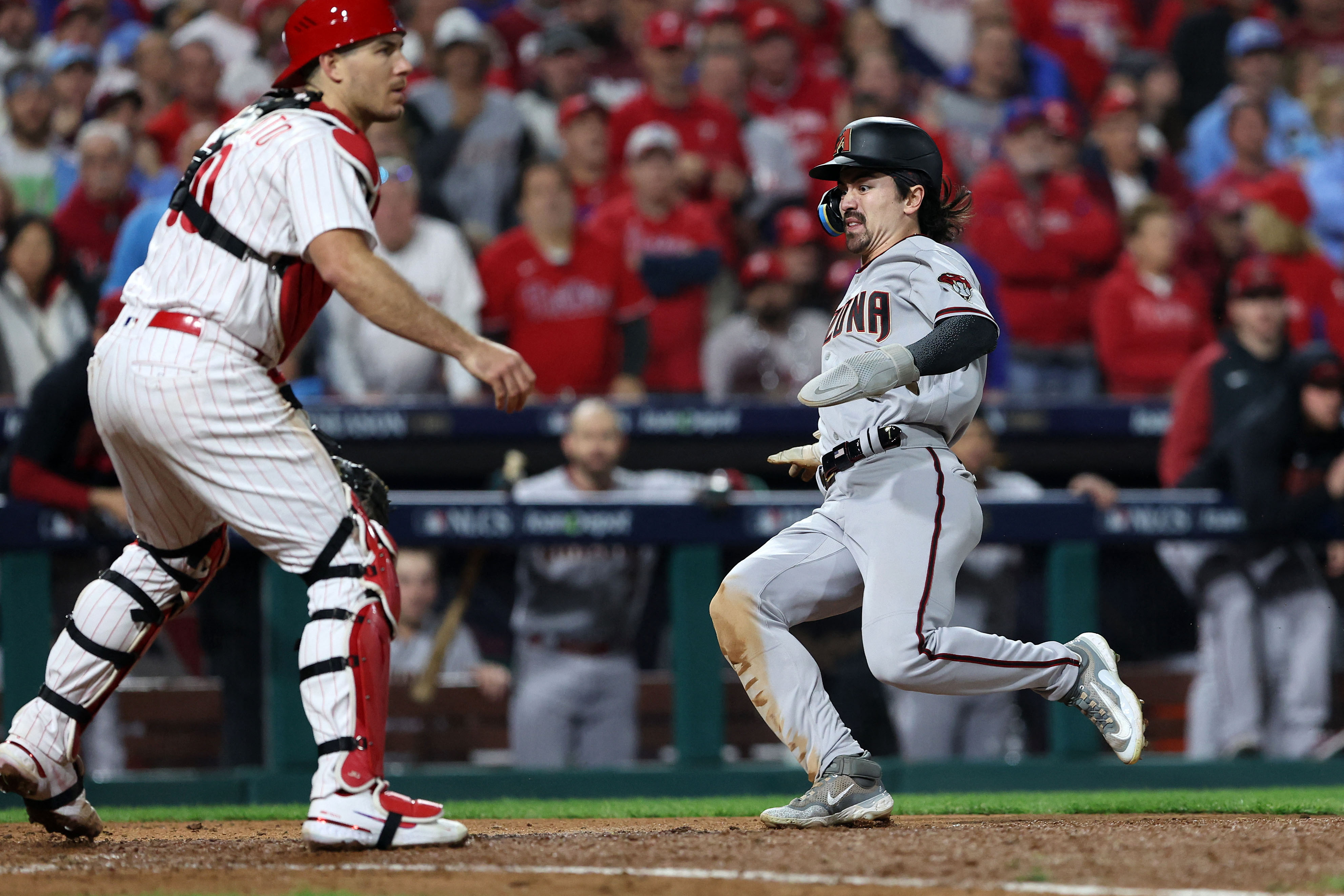 D-backs cap NLCS comeback, stun Phillies in Game 7 | Reuters