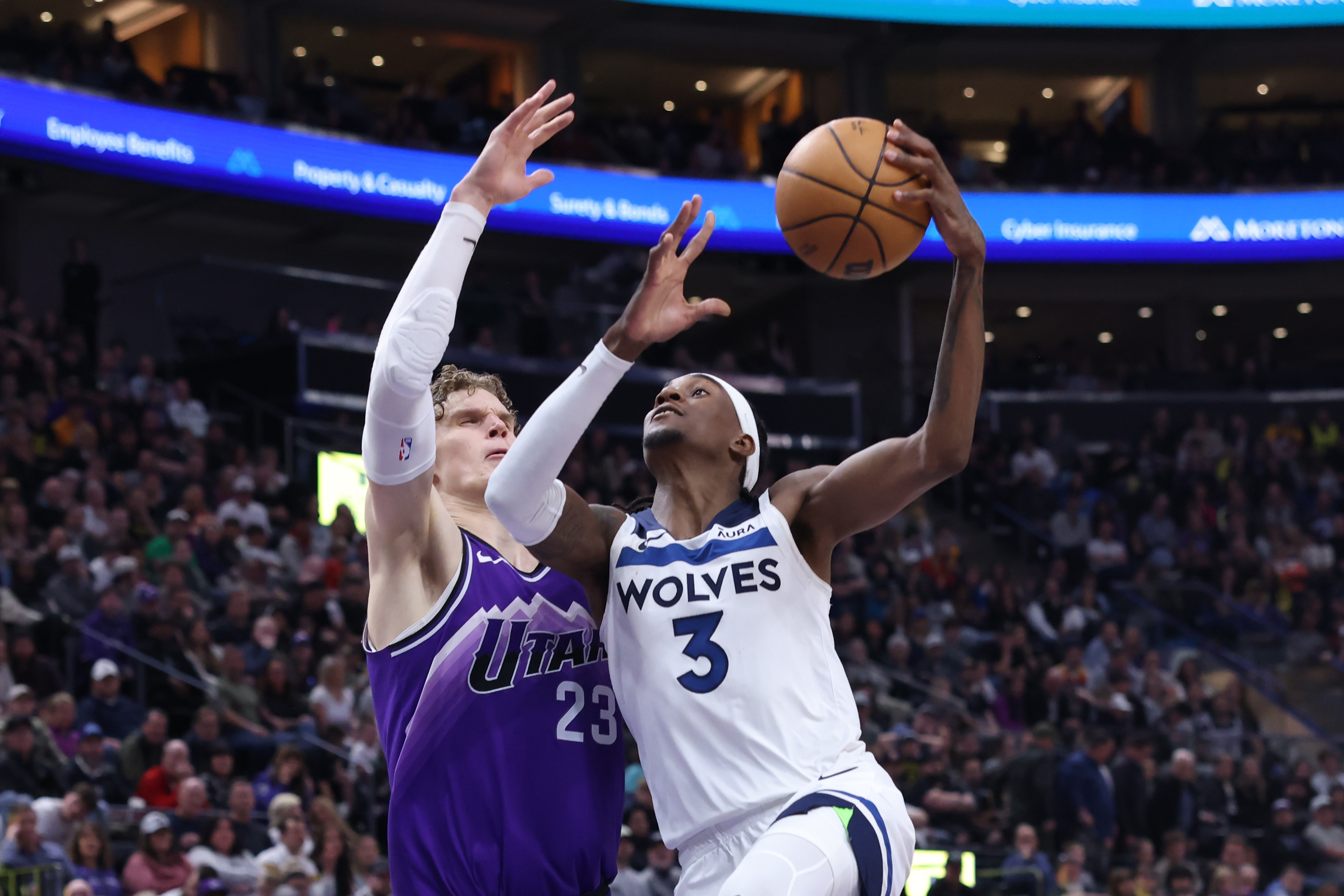 Anthony Edwards leads Wolves to season-series sweep of Jazz | Reuters