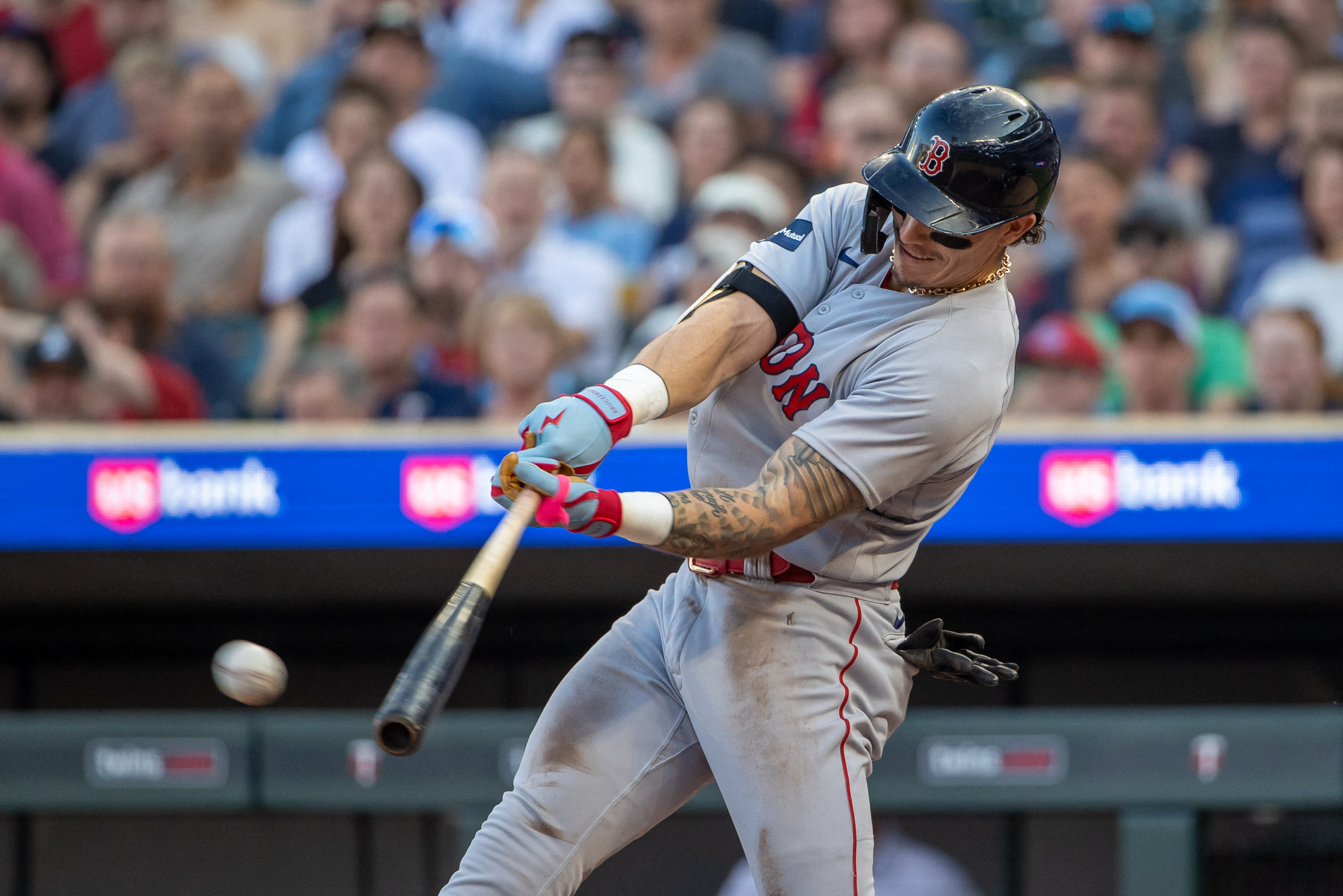Red Sox club Twins, earn 5th straight win | Reuters