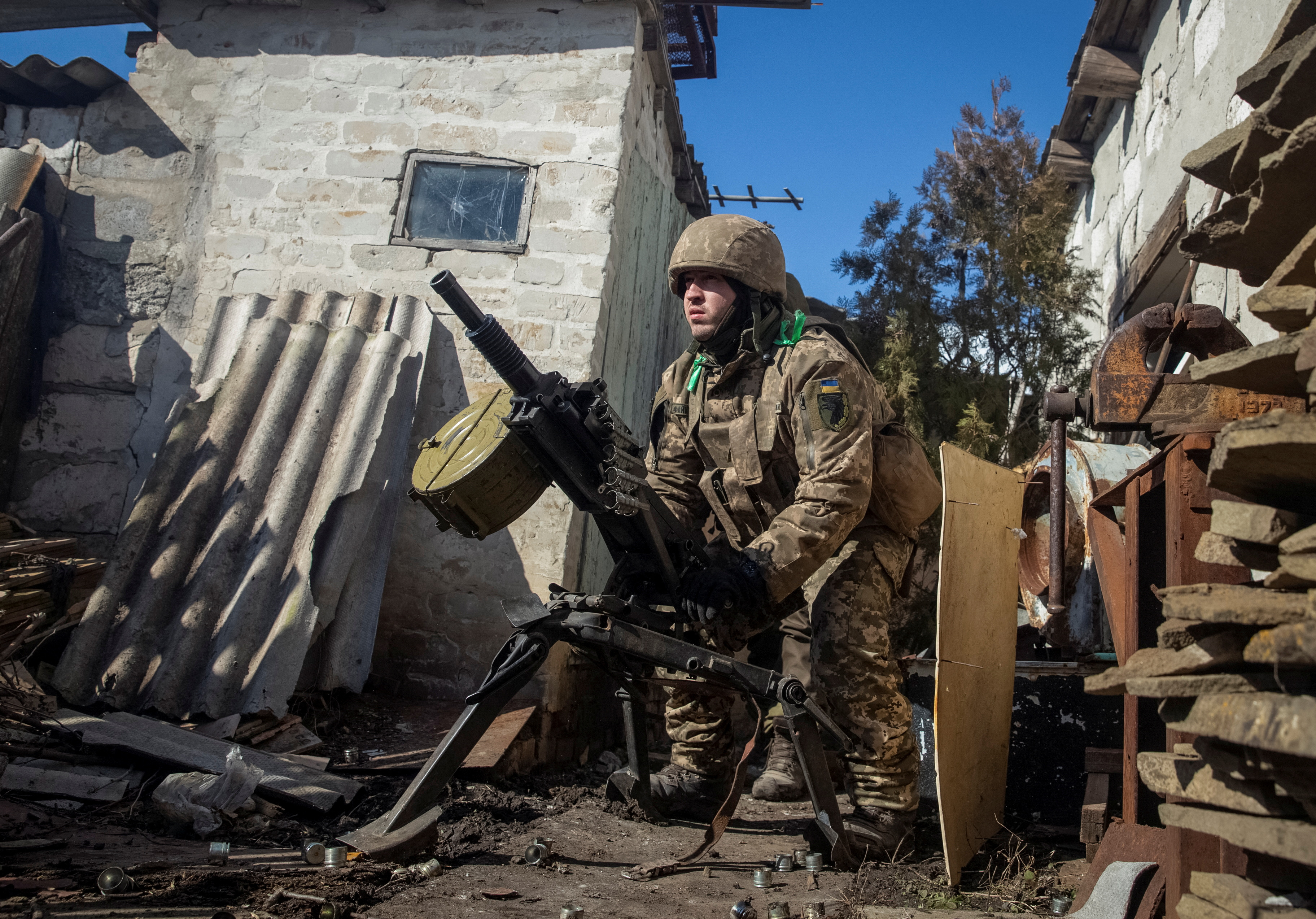 Battle for Bakhmut: Scenes from the front lines - April 25, 2023 | ロイター