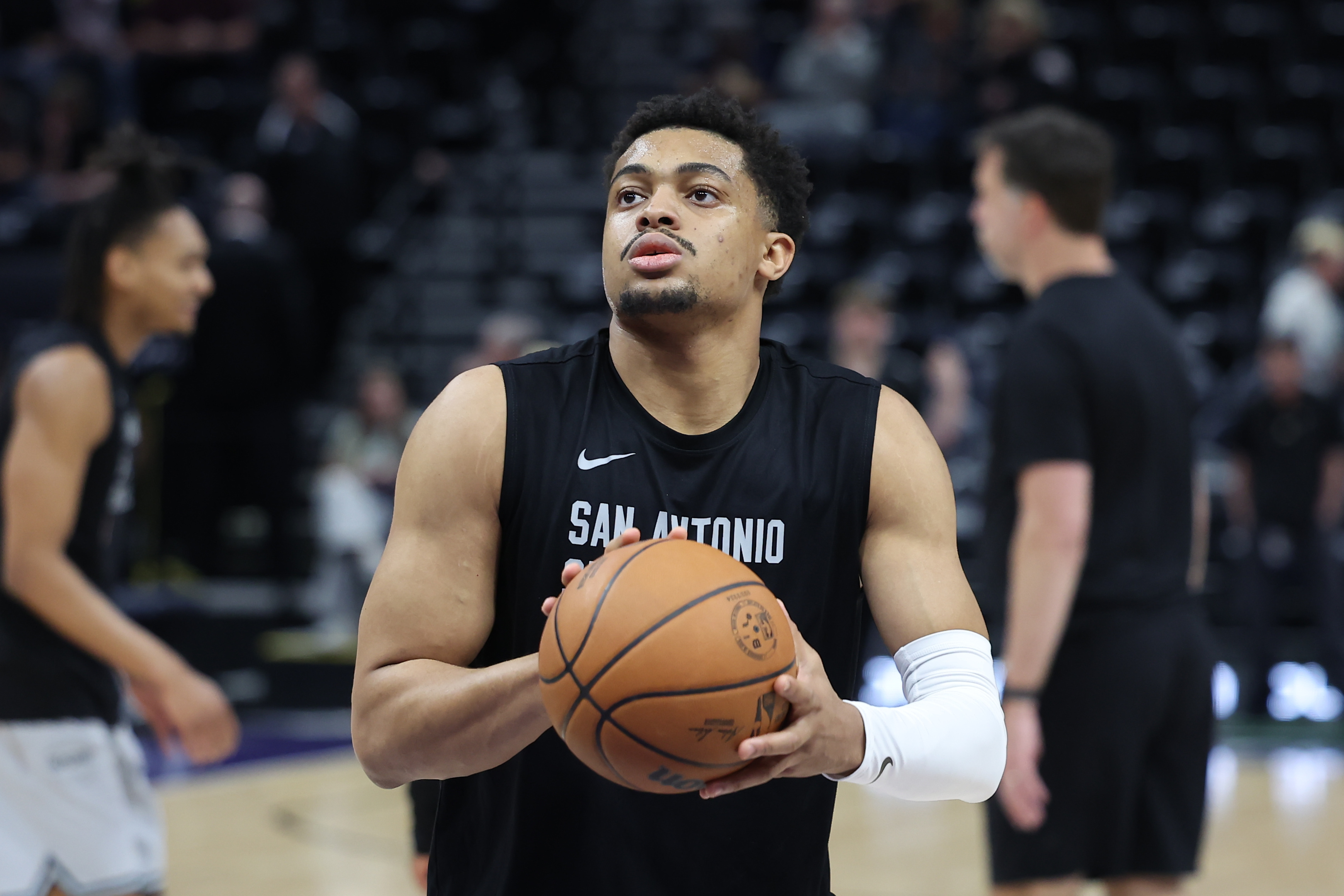 Jazz pounce on Spurs, end five-game skid | Reuters