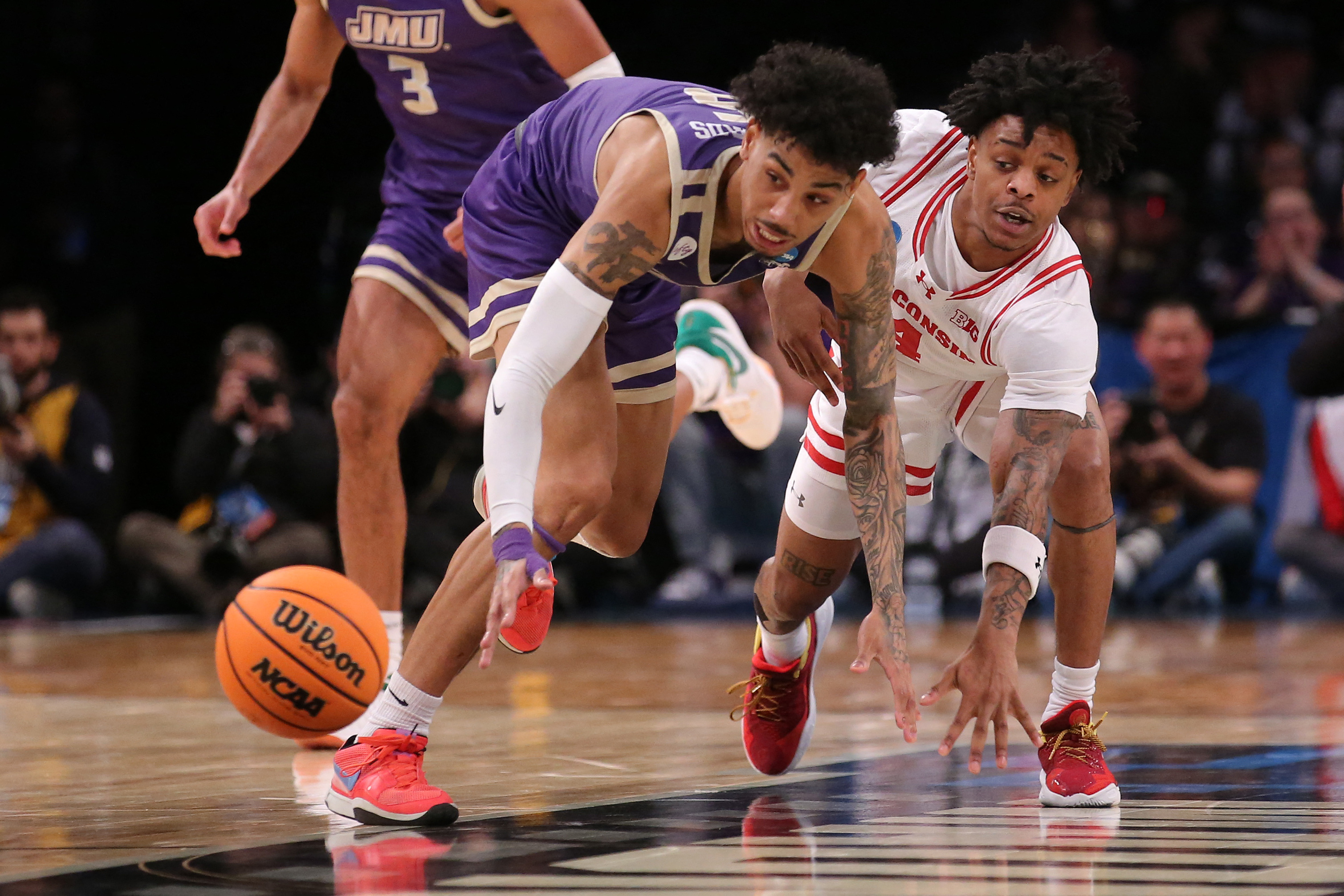 James Madison leads wire to wire in upset of Wisconsin | Reuters