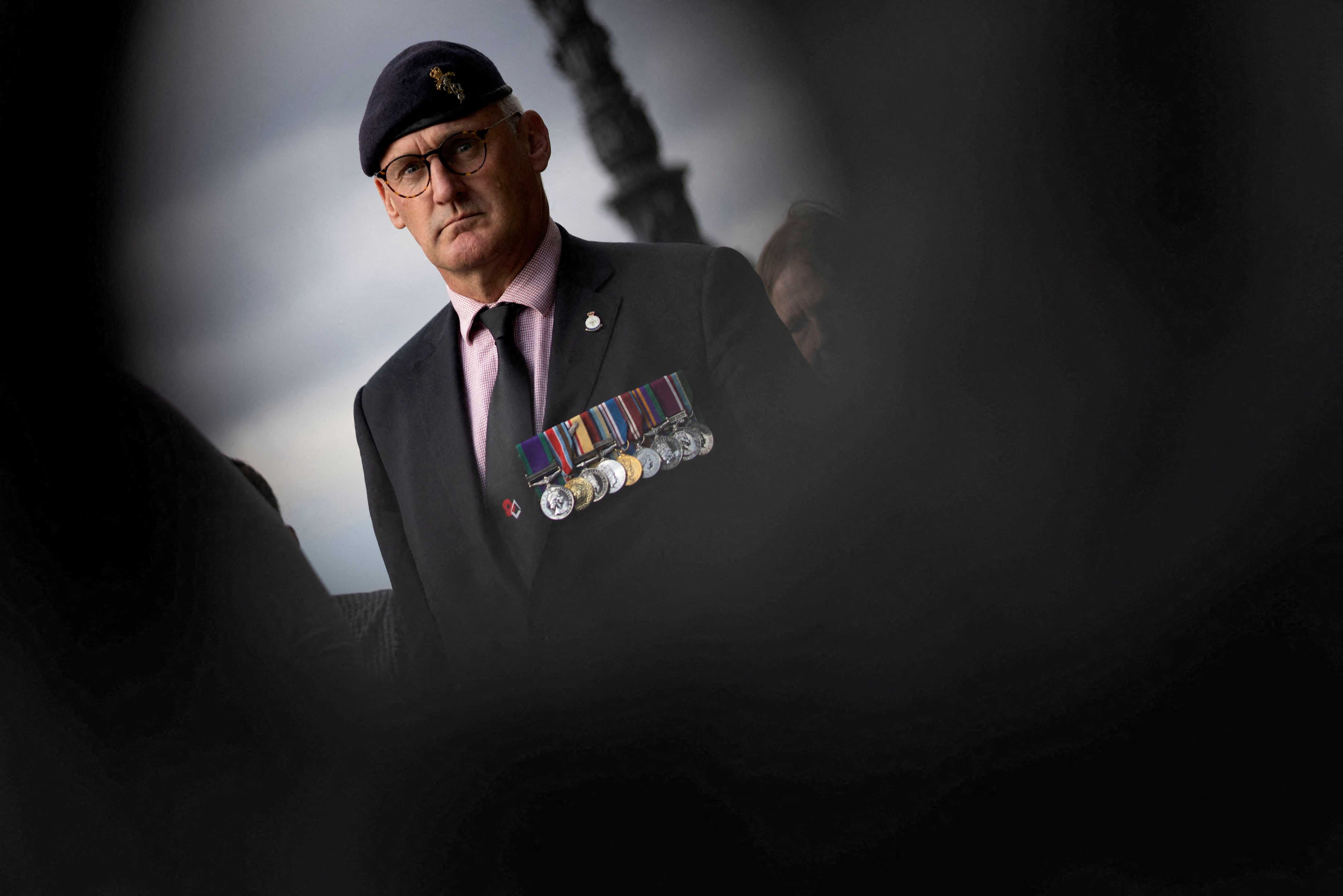 The queen's queue: A portrait of our times | Reuters