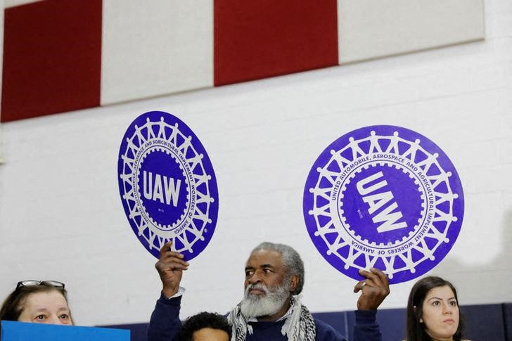 UAW union urges GM to ensure fair workers' vote in Mexico | Reuters