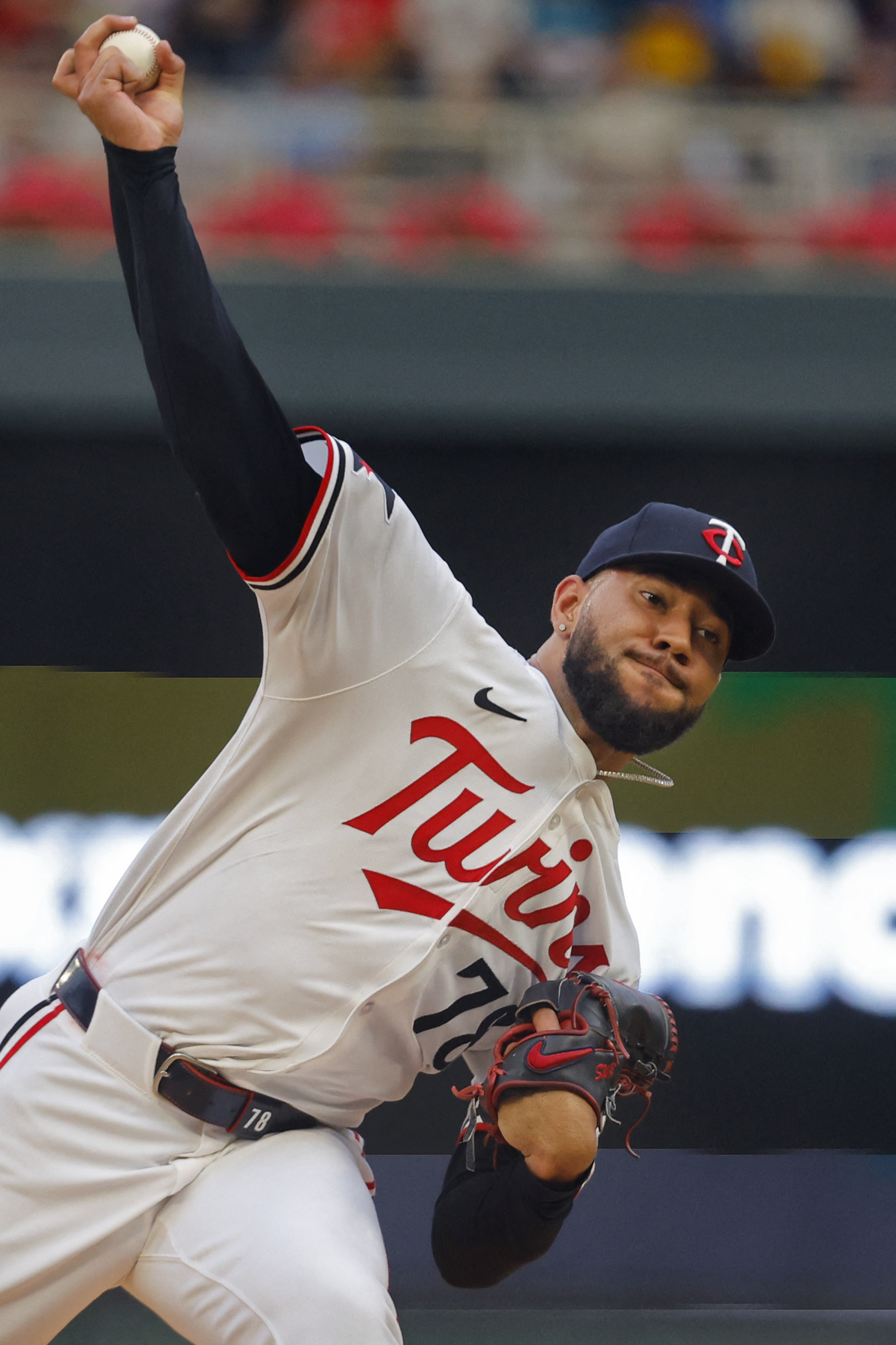 Reds score nine runs in fourth to cruise past Twins | Reuters