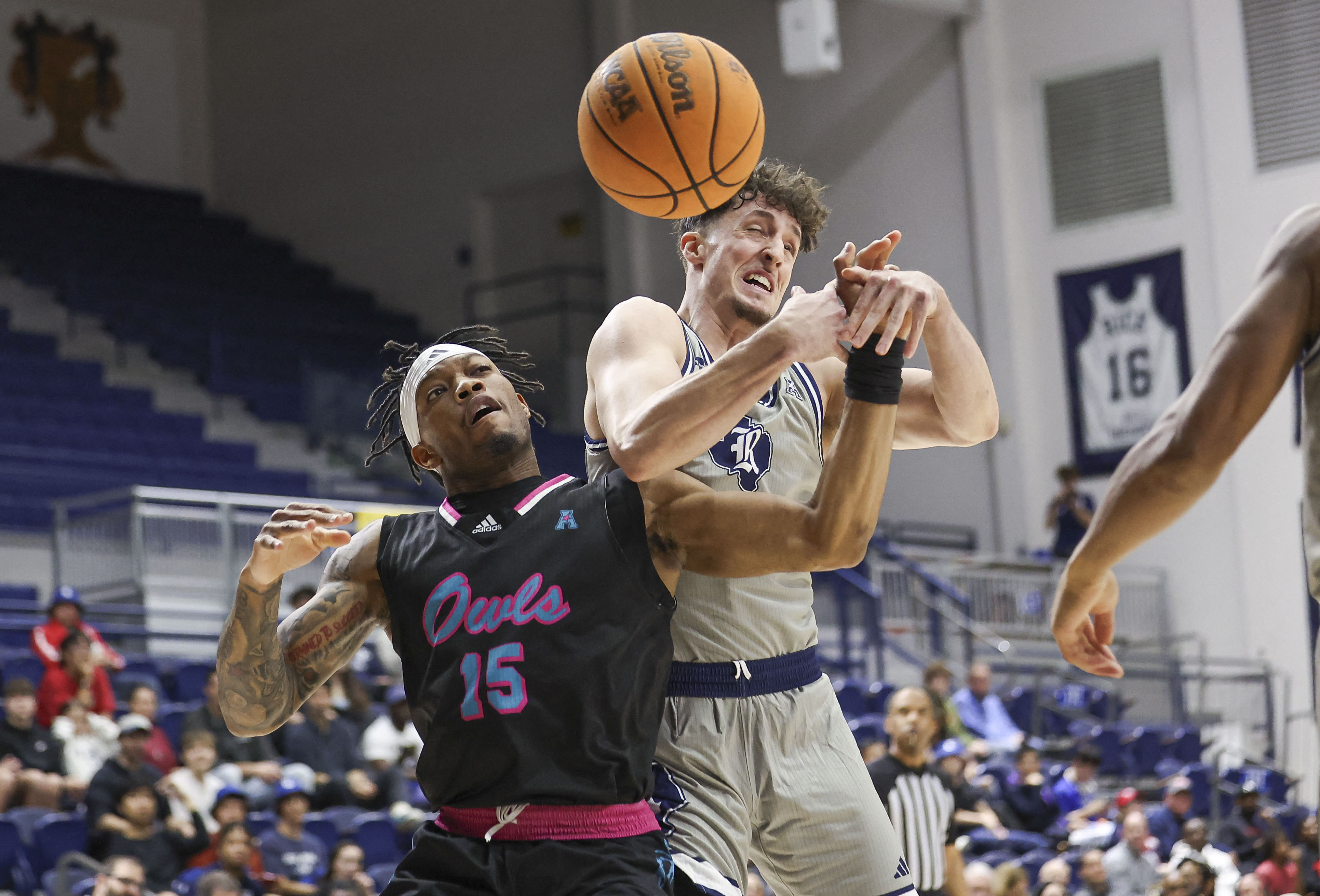 No. 22 FAU rolls over Rice, grabs share of AAC lead | Reuters