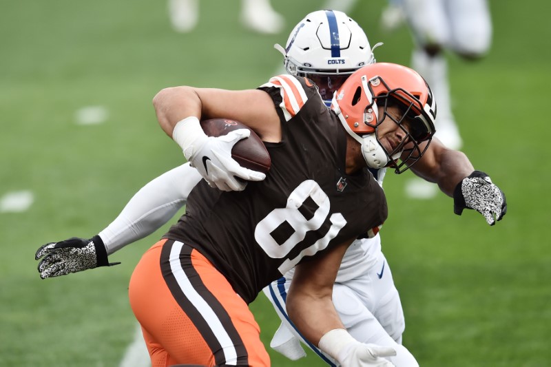 Browns TE Hooper (neck) inactive vs. Ravens | Reuters