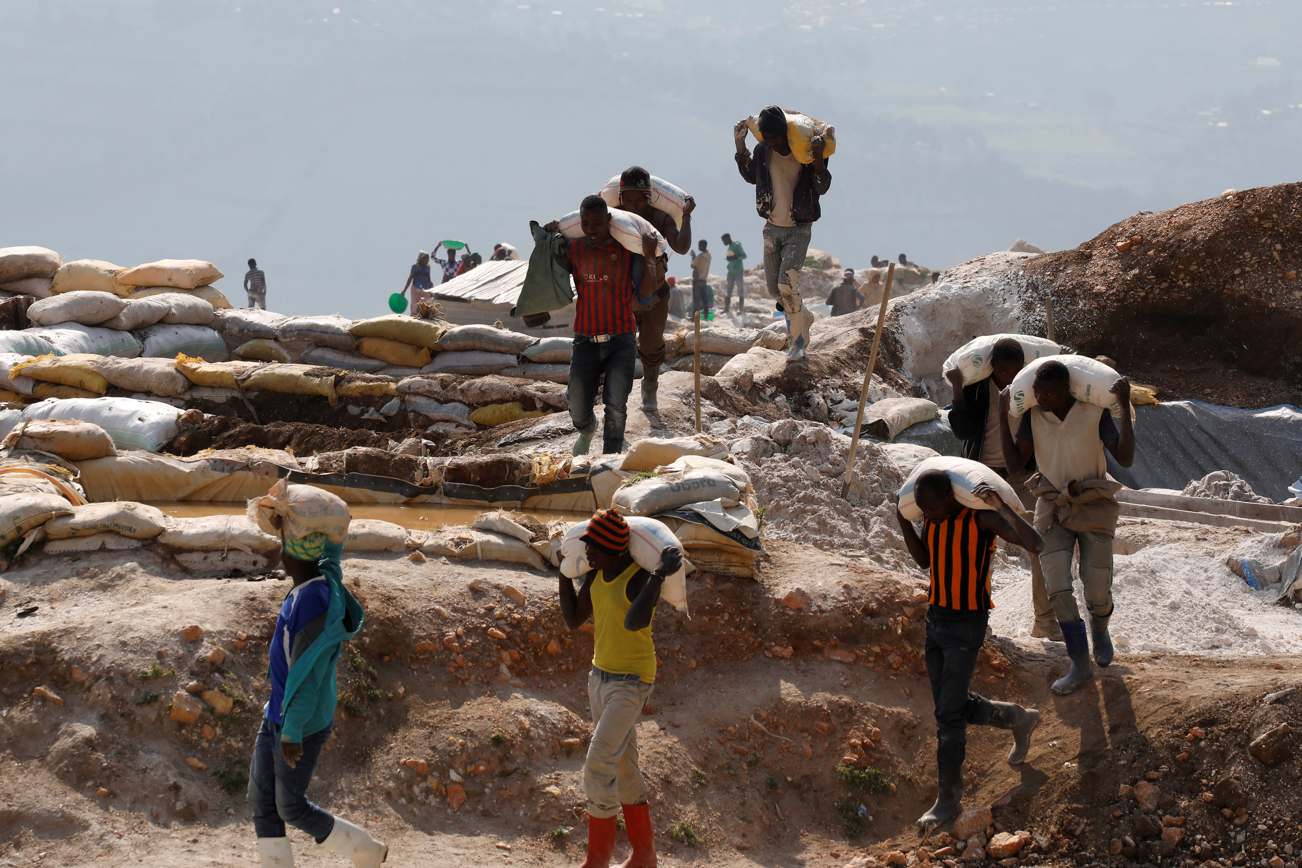 Congo lawyers say they have new evidence on Apple's minerals supply ...