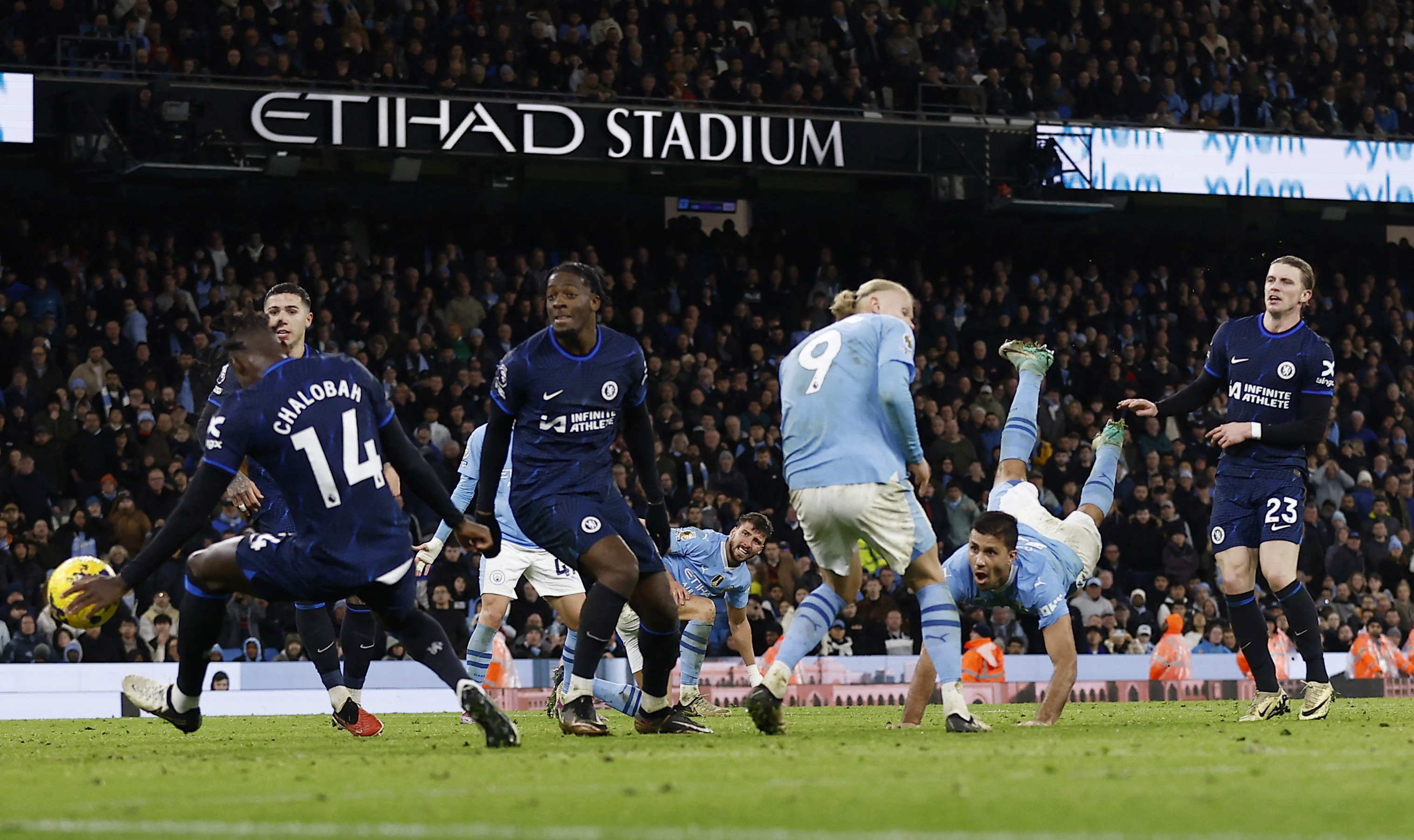 Late Rodri goal earns misfiring City draw with Chelsea | Reuters