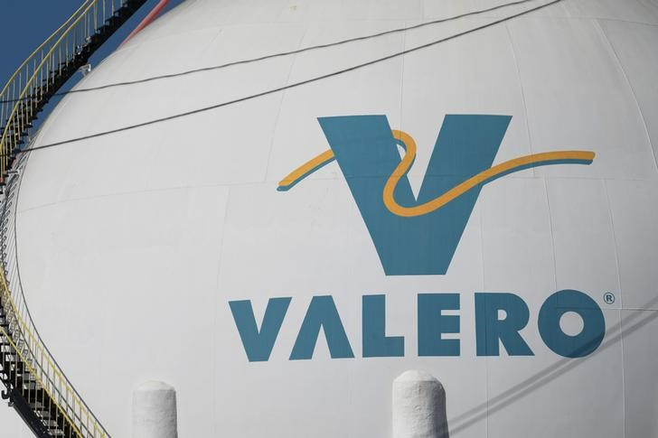 US dodges liability over WW2 pollution at Valero refineries | Reuters