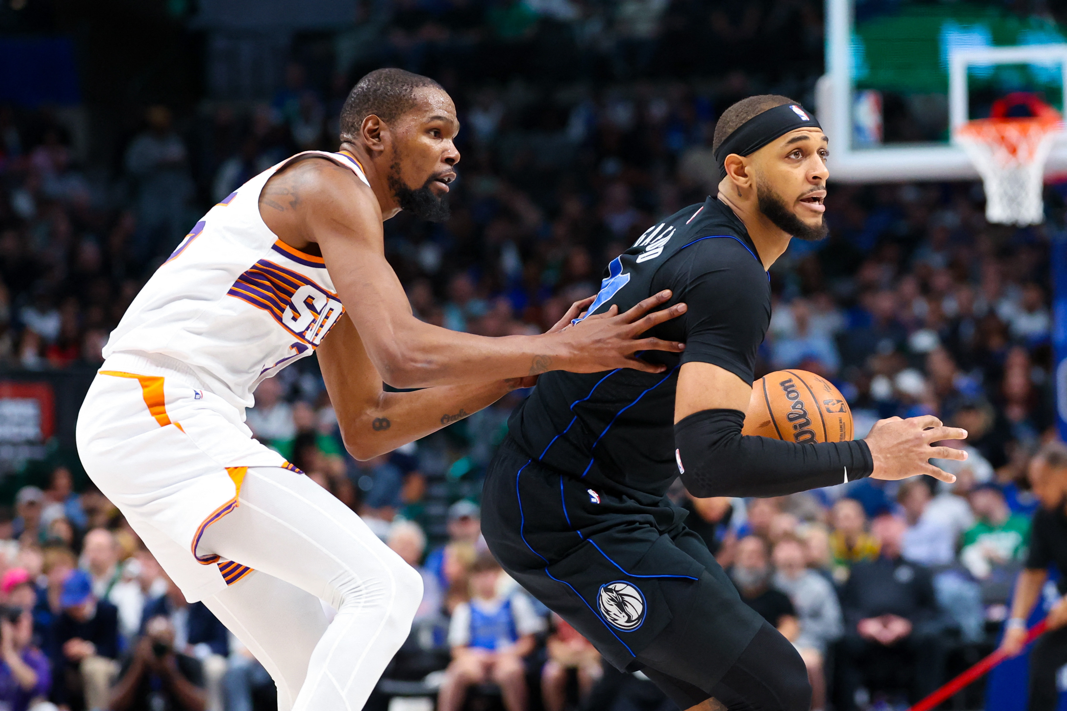 Luka Doncic scores 41 vs. Suns, Mavs win 7th straight | Reuters