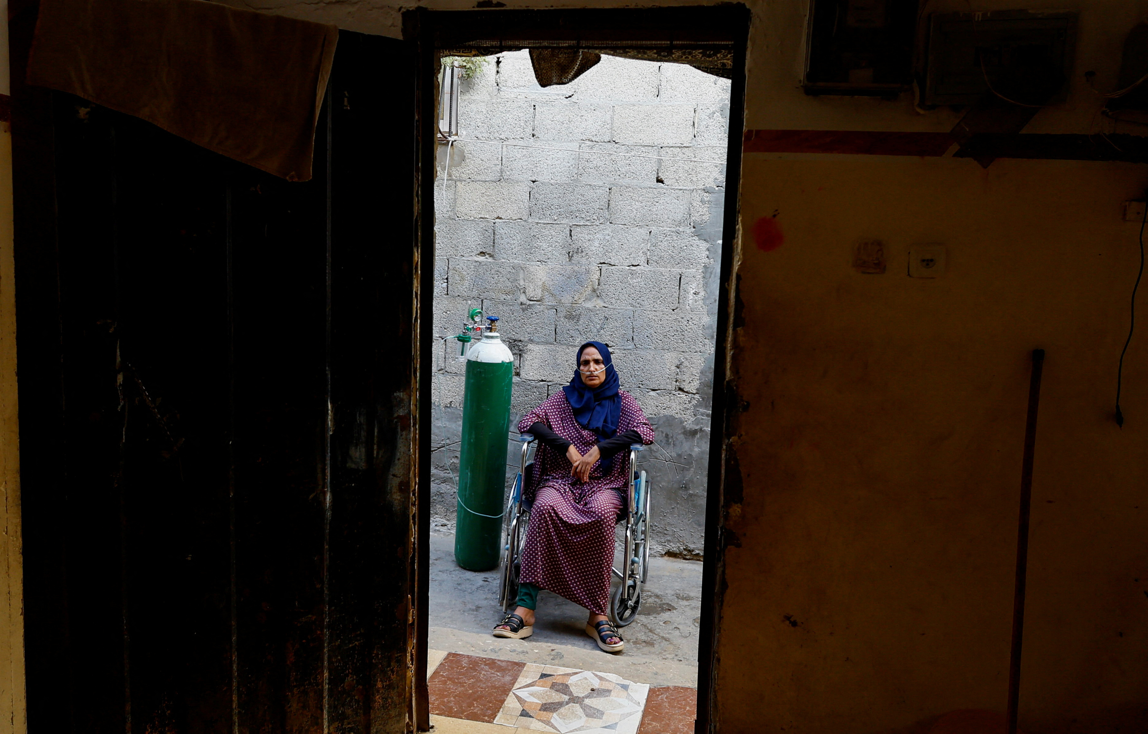 Power cuts, heatwave disrupt lives of sick Gazans | Reuters