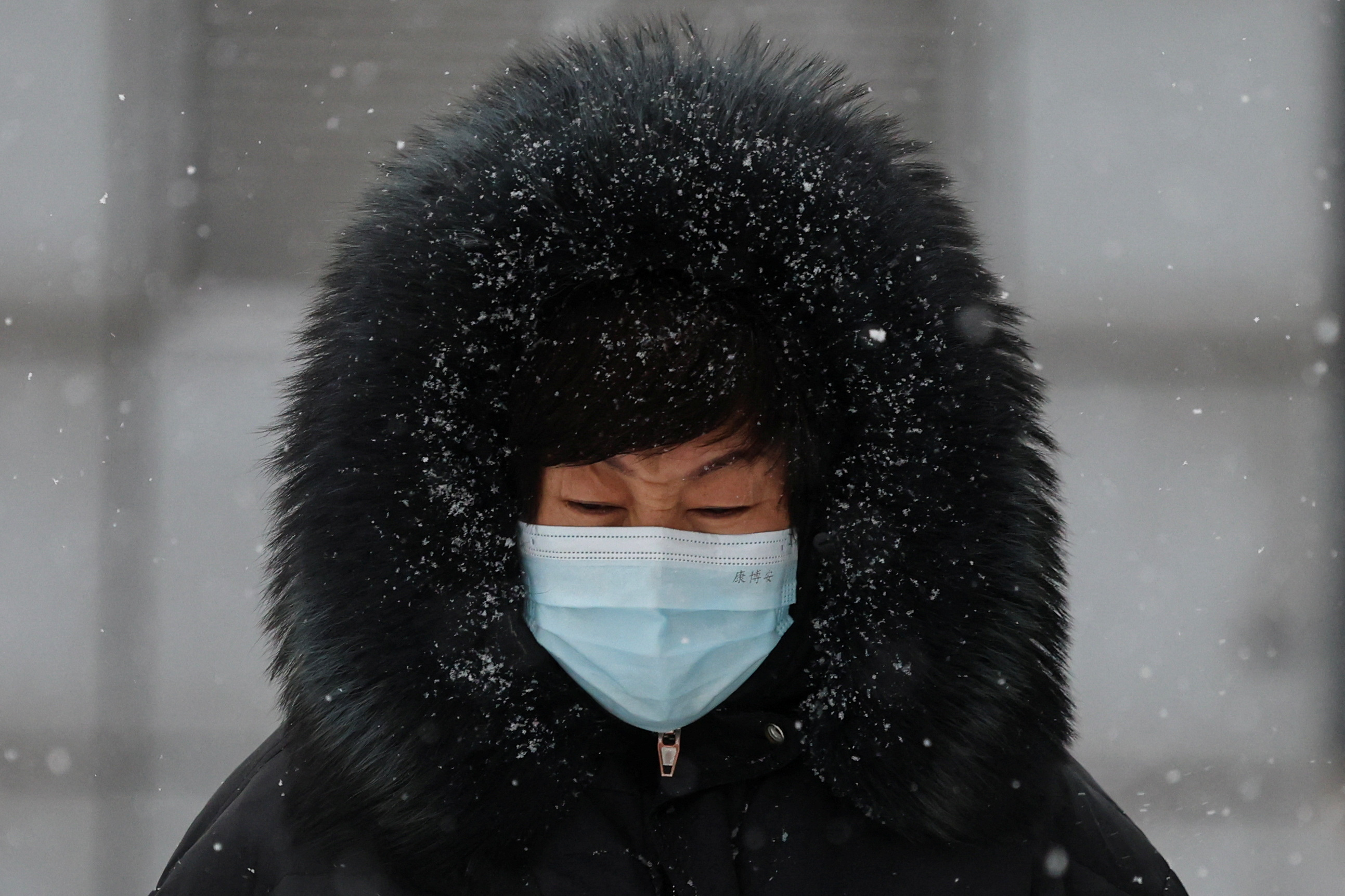 Cold wave freezes most of China, shutting highways, roads | Reuters