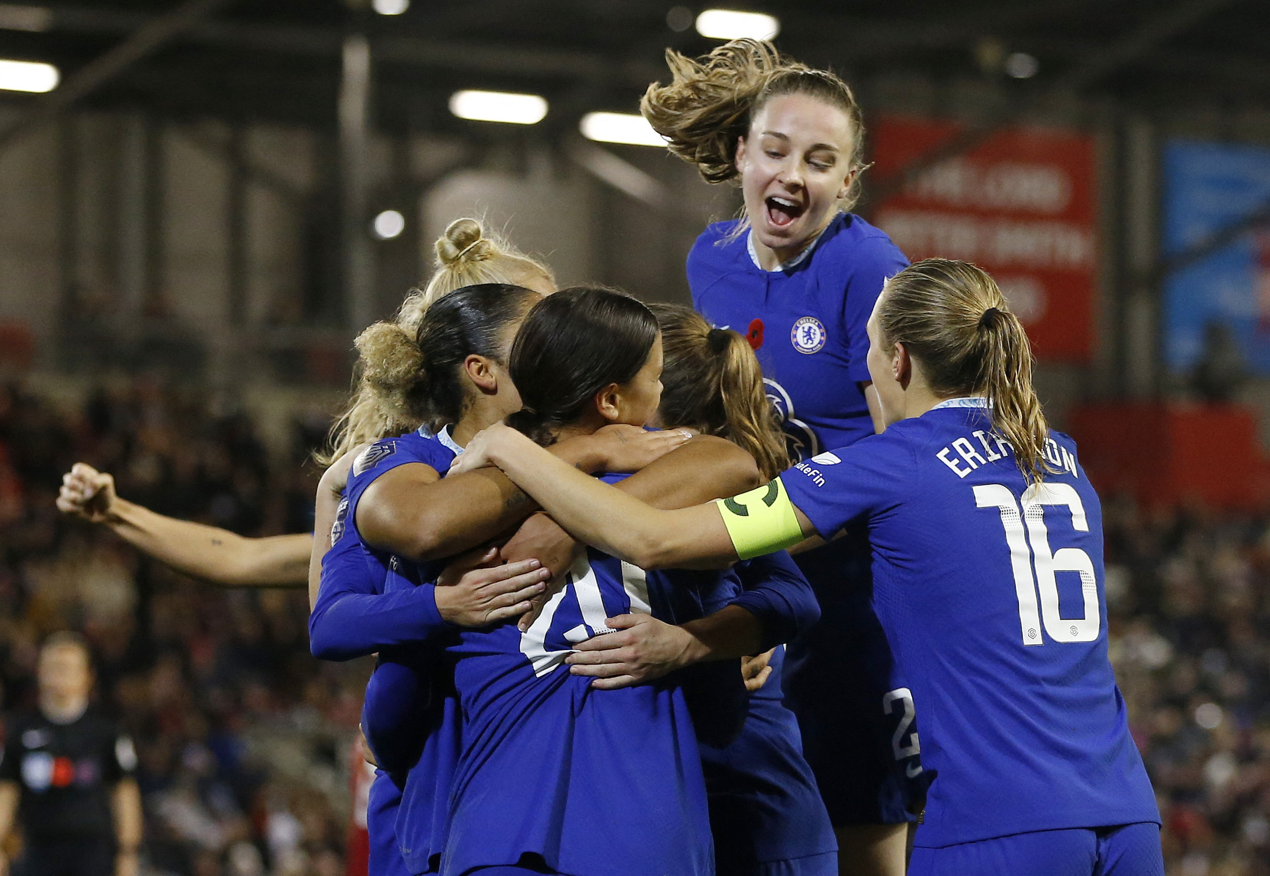 Arsenal go top of WSL as Chelsea beat Manchester United 3-1 | Reuters