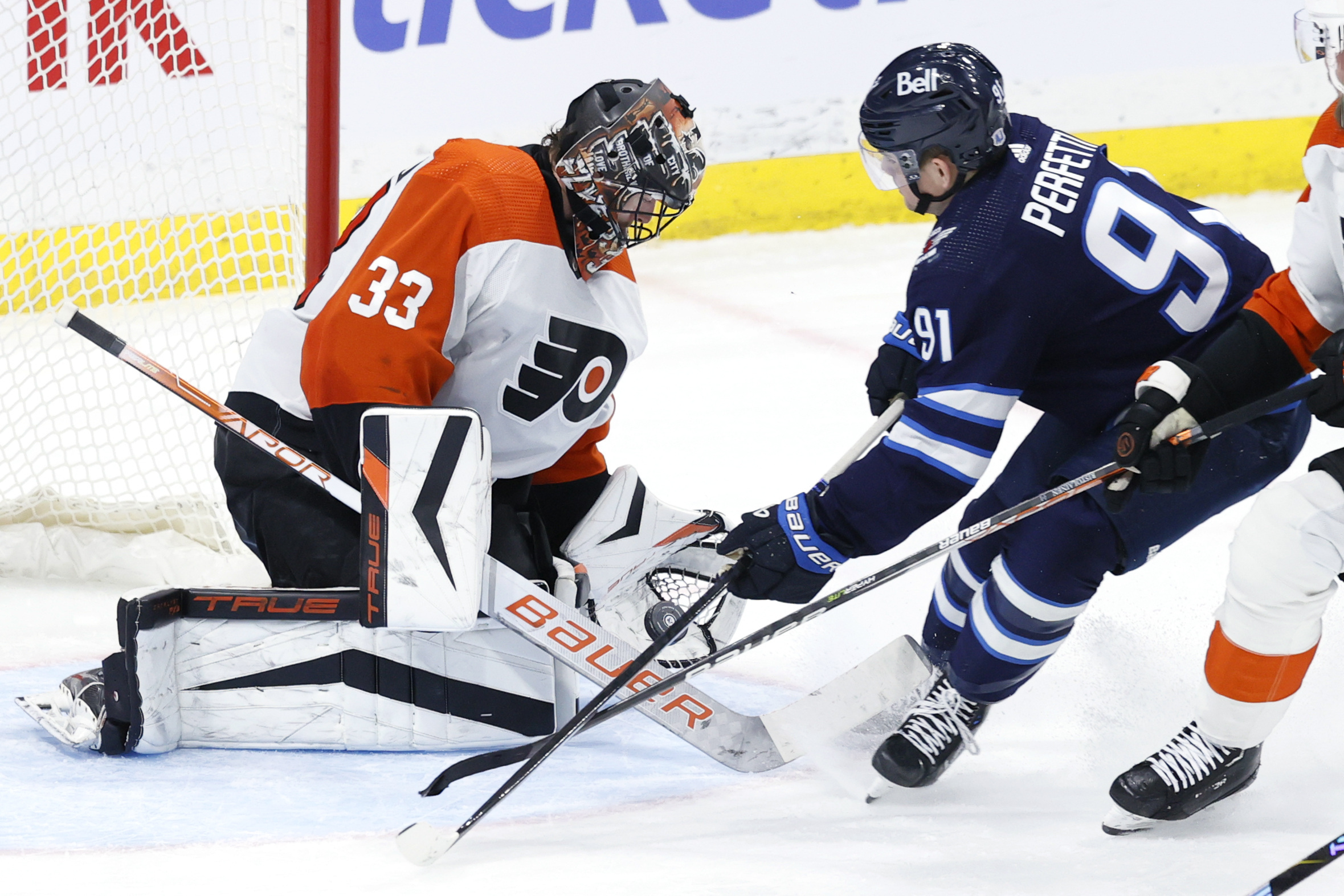 Flyers end Jets' franchise-record 8-game win streak | Reuters