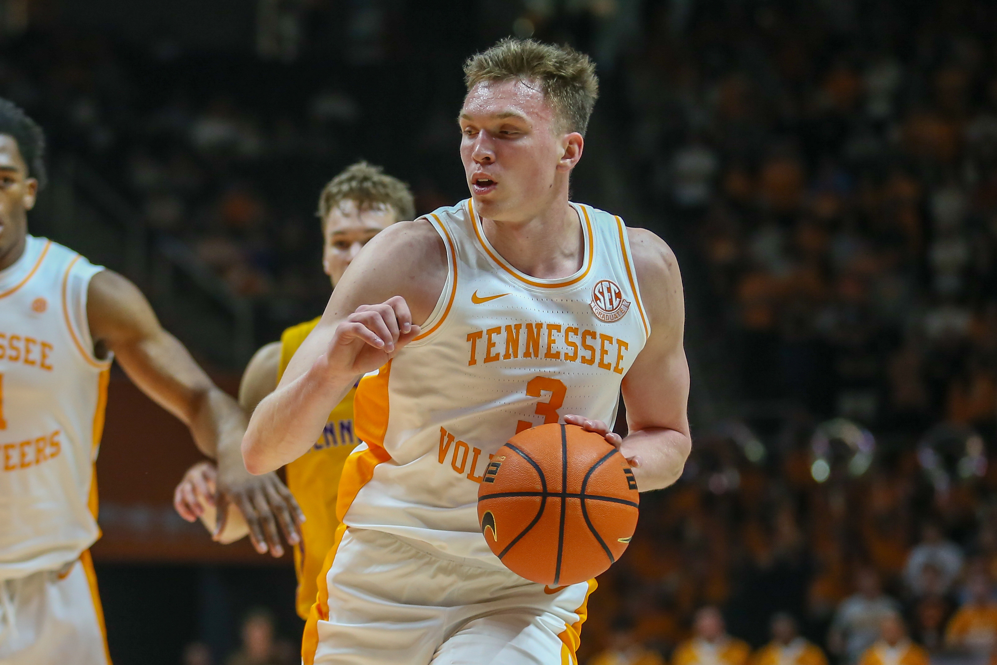 No. 9 Tennessee breezes by Tennessee Tech, 80-42 | Reuters