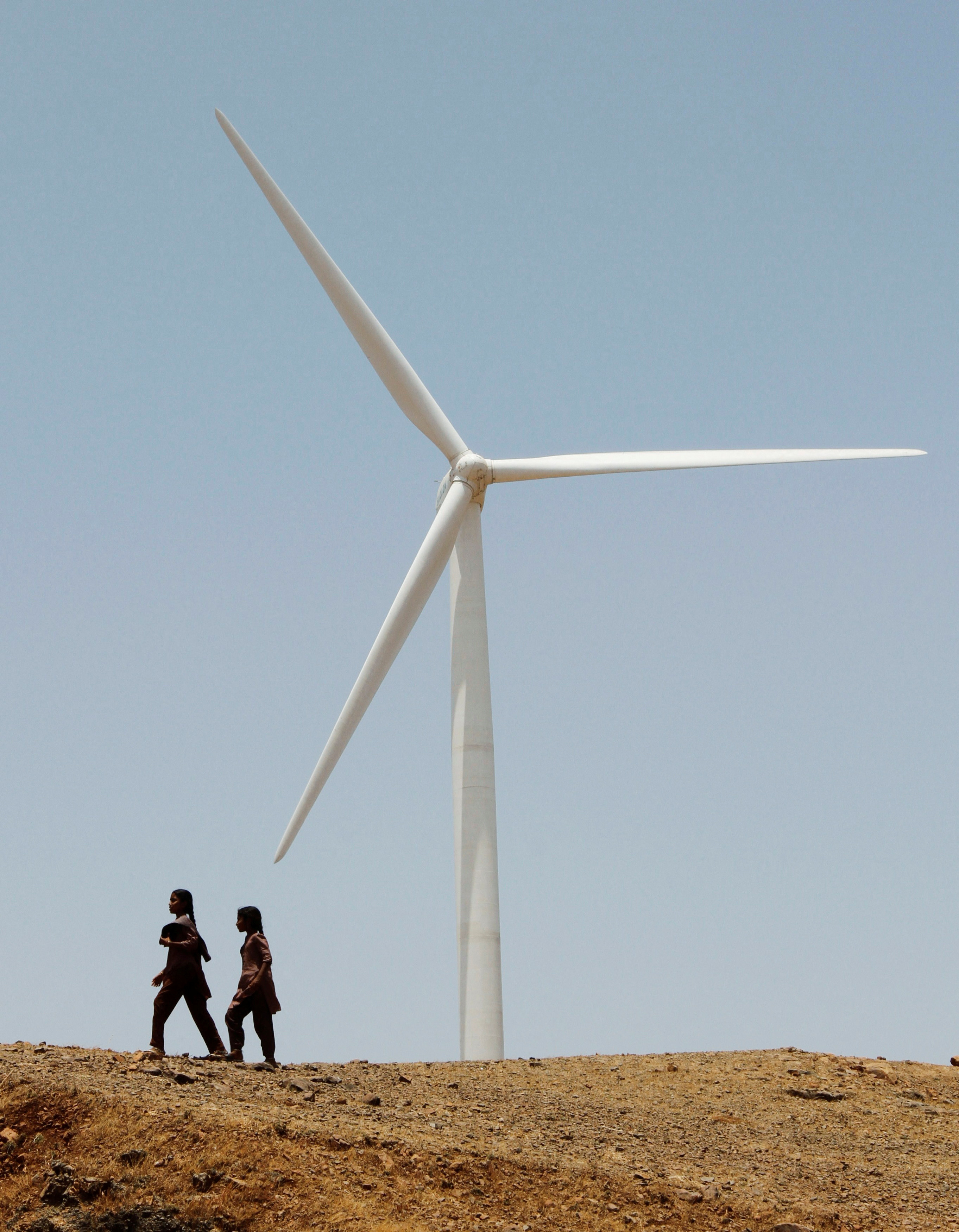 India to spend up to $385 bln to meet renewable energy target, Moody's ...