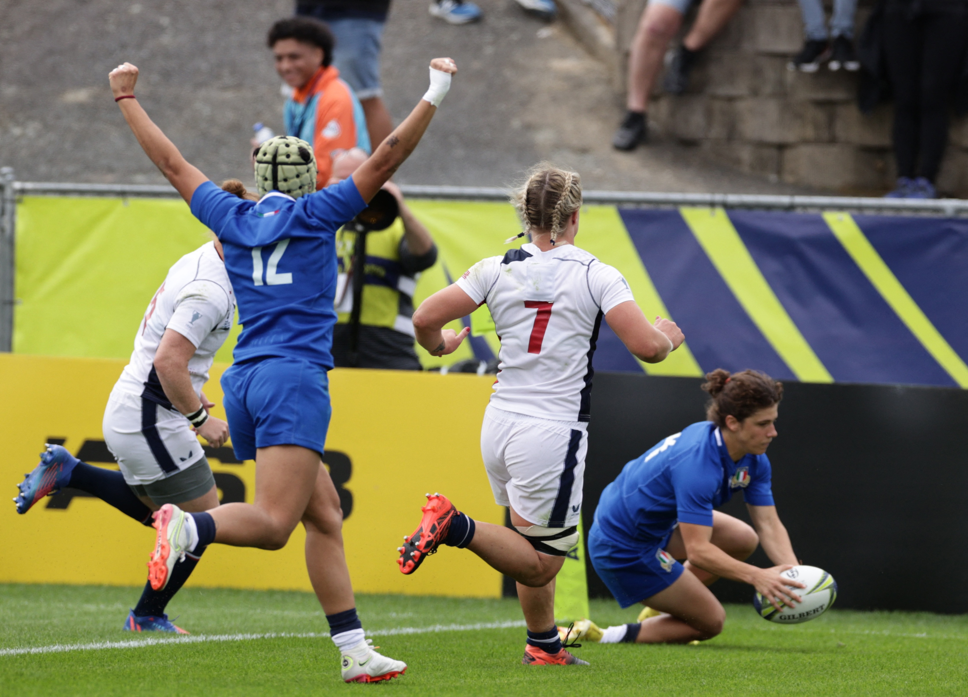 Muzzo double earns Italy opening win over United States | Reuters