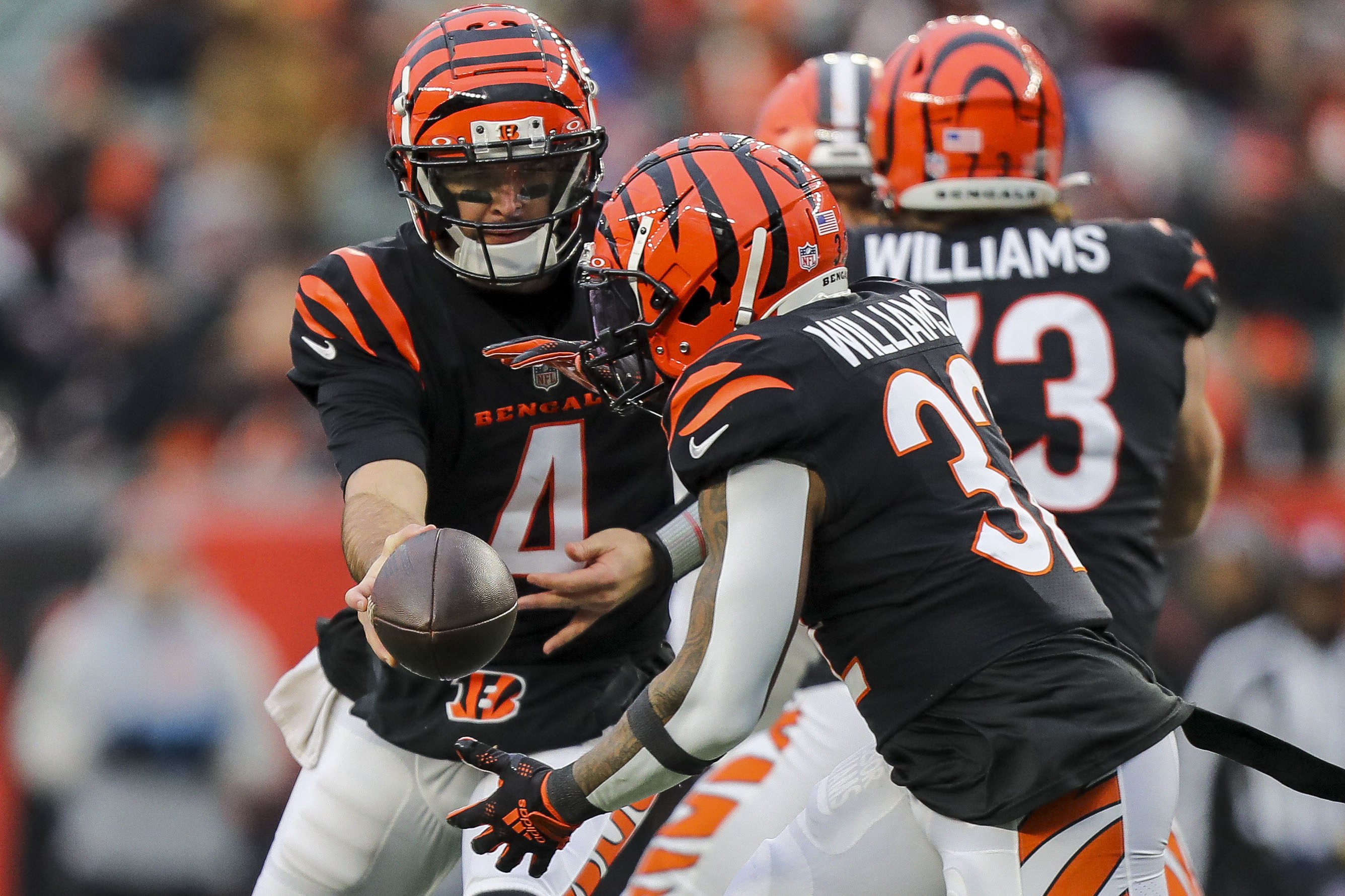 Bengals roll past Browns; entire AFC North finishes above .500 | Reuters