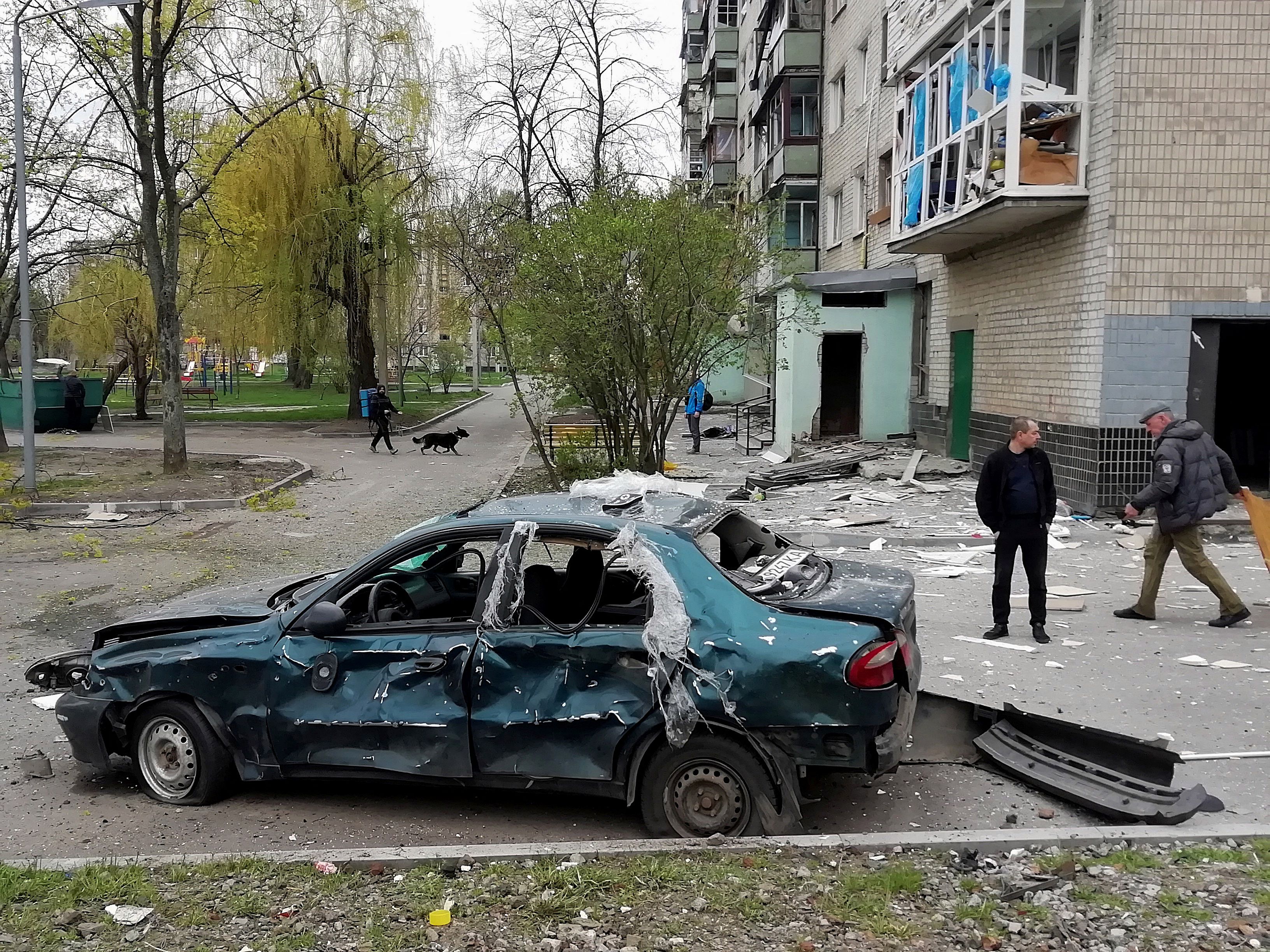 Russia renews Mariupol attack, missiles hit Odesa, Ukraine says | Reuters