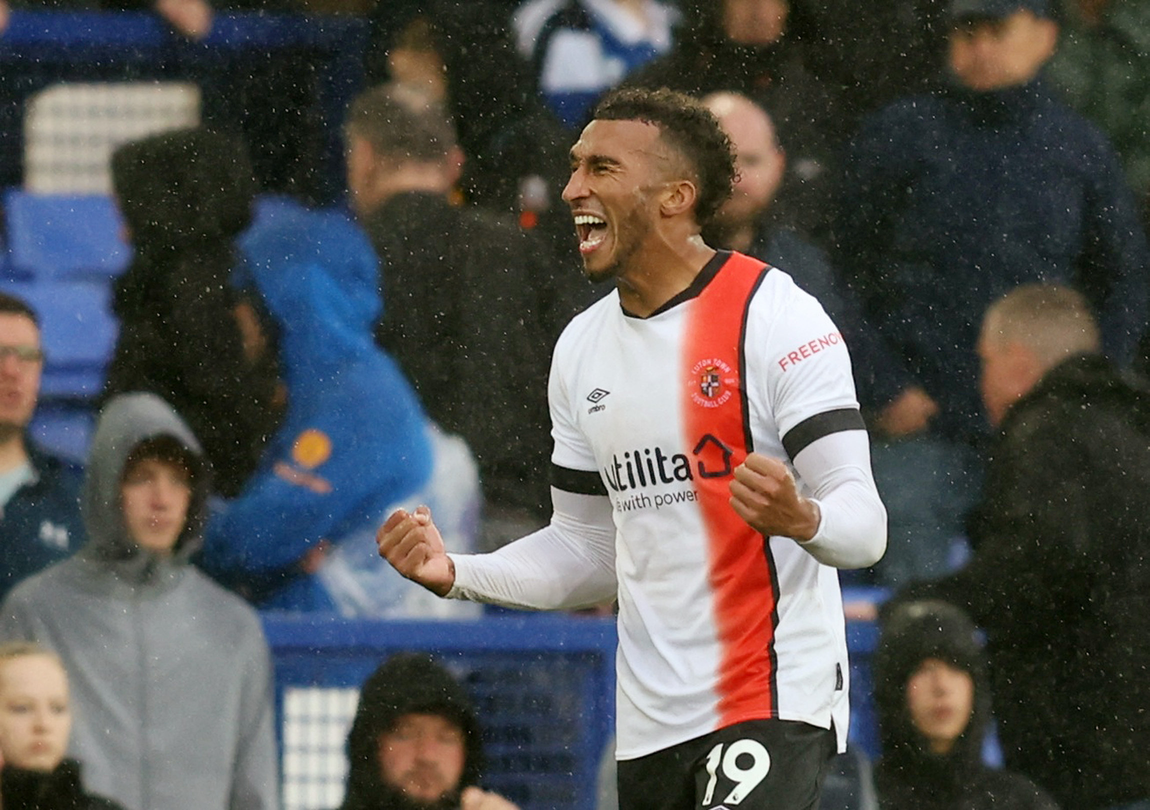 Luton sink sorry Everton to secure first Premier League win | Reuters
