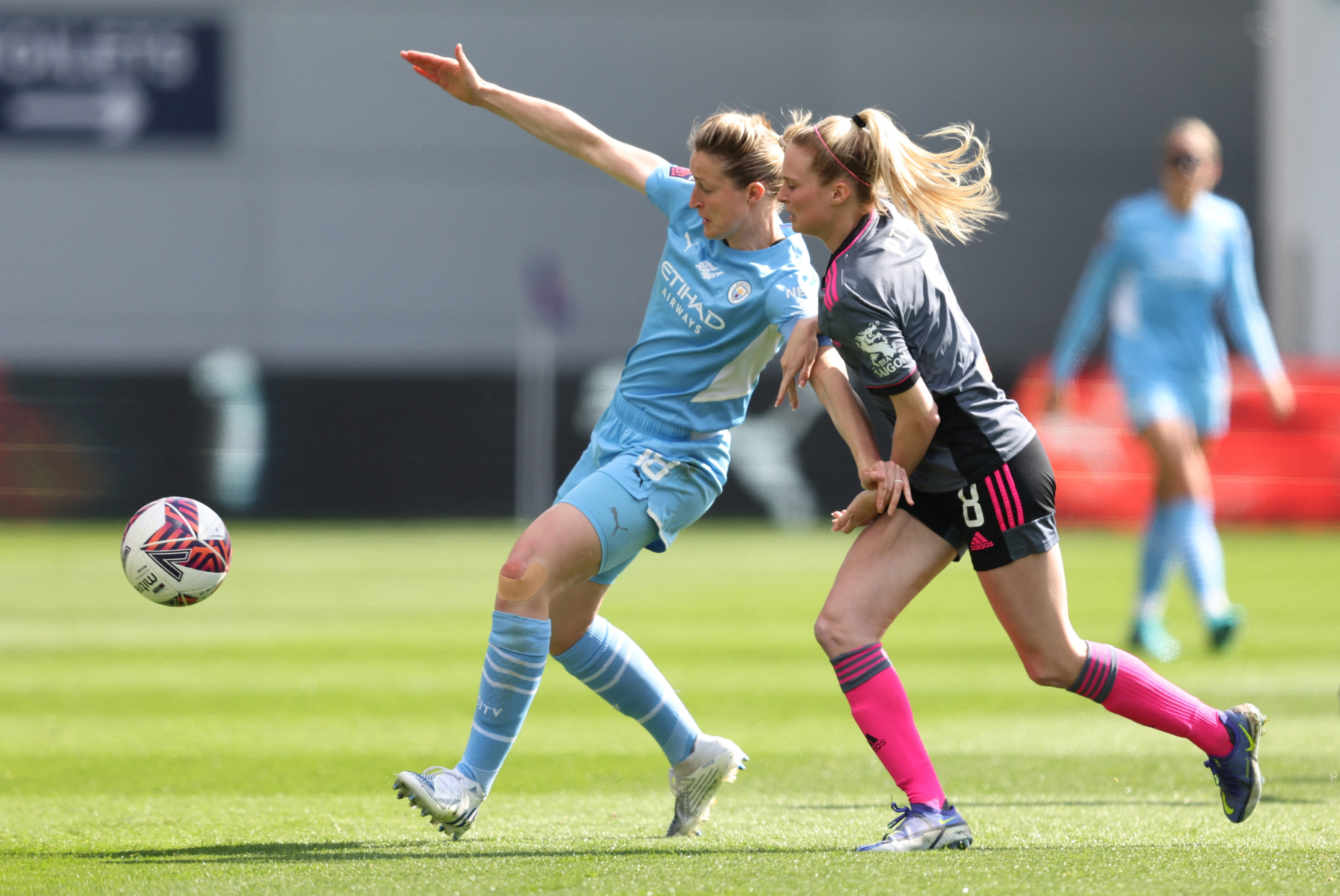 WSL leaders Chelsea down Spurs, Arsenal thump Everton | Reuters
