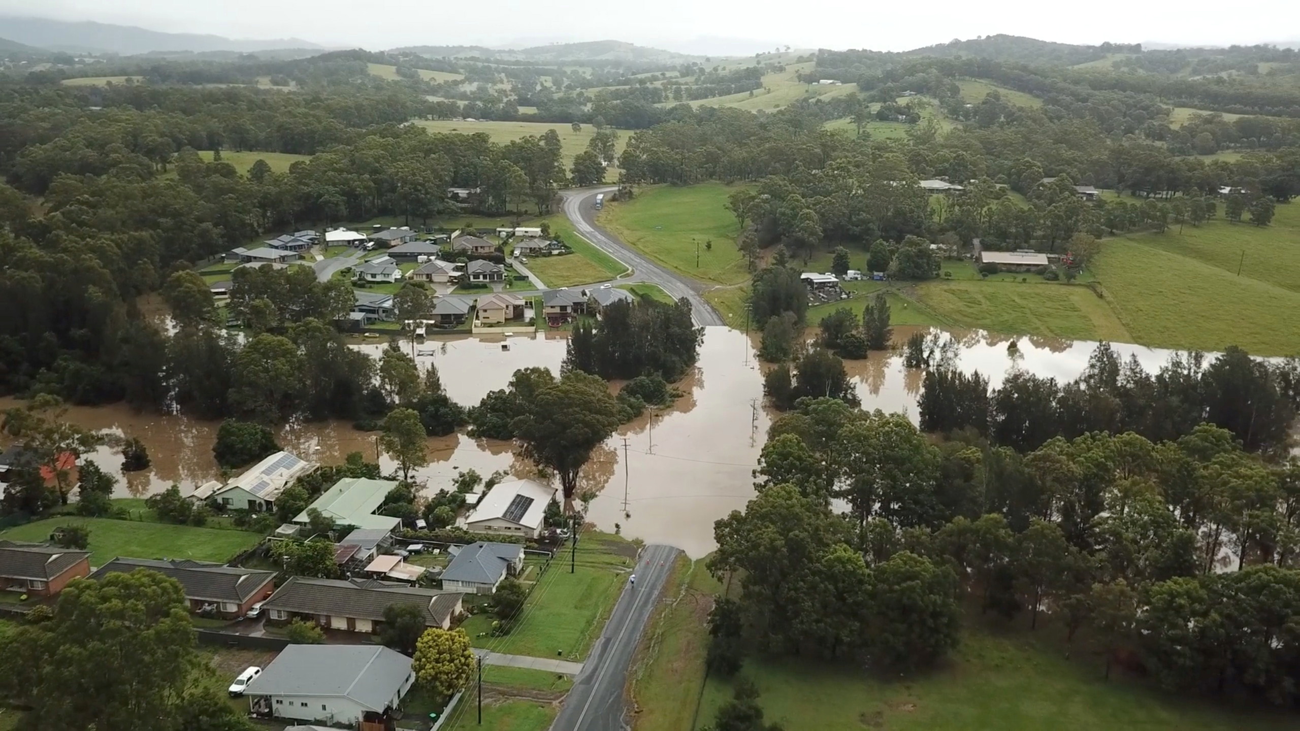 Heavy rain, flash flooding batter Australia's east coast | Reuters