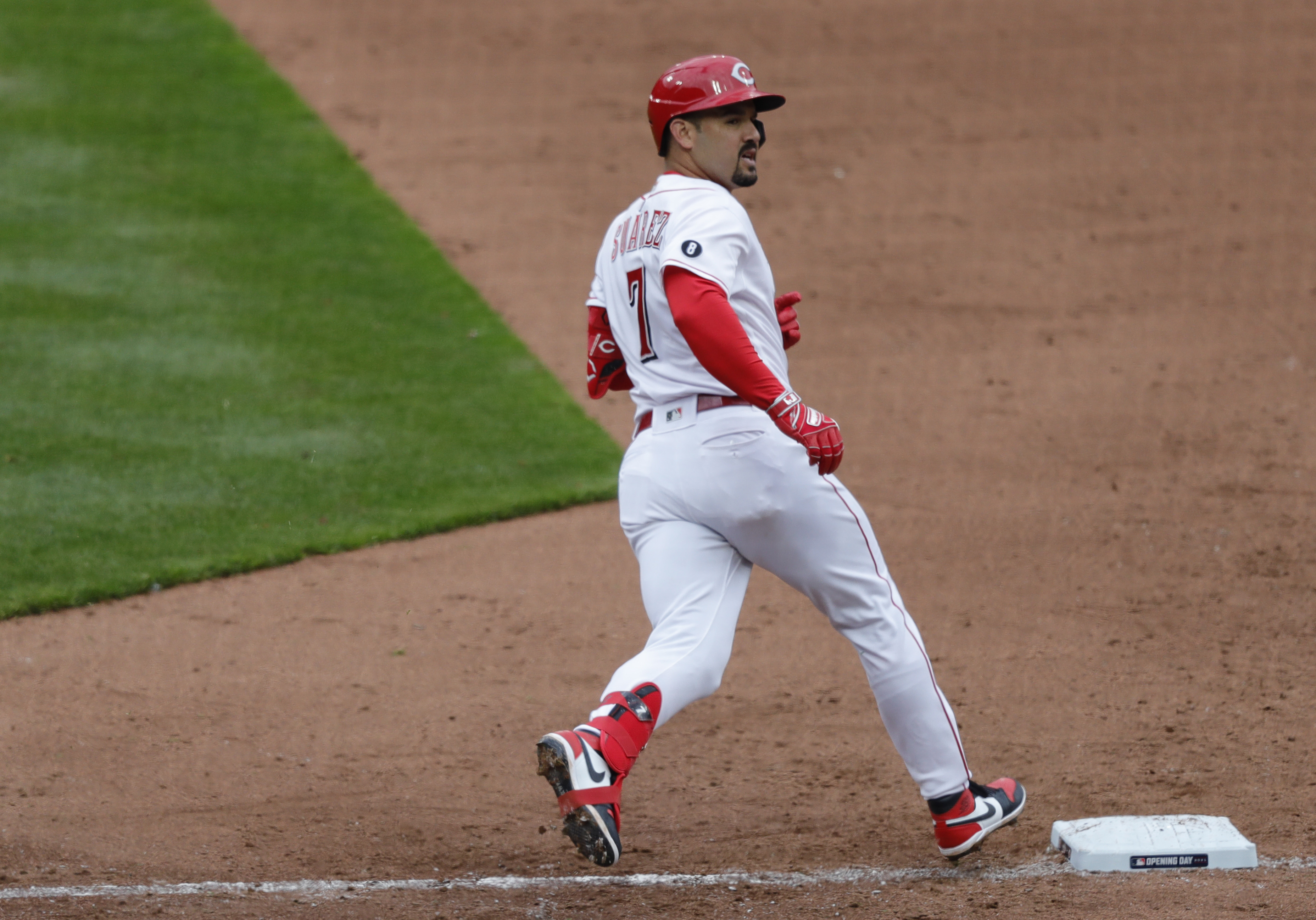 Reds try to regroup in opening series vs. Cardinals | Reuters