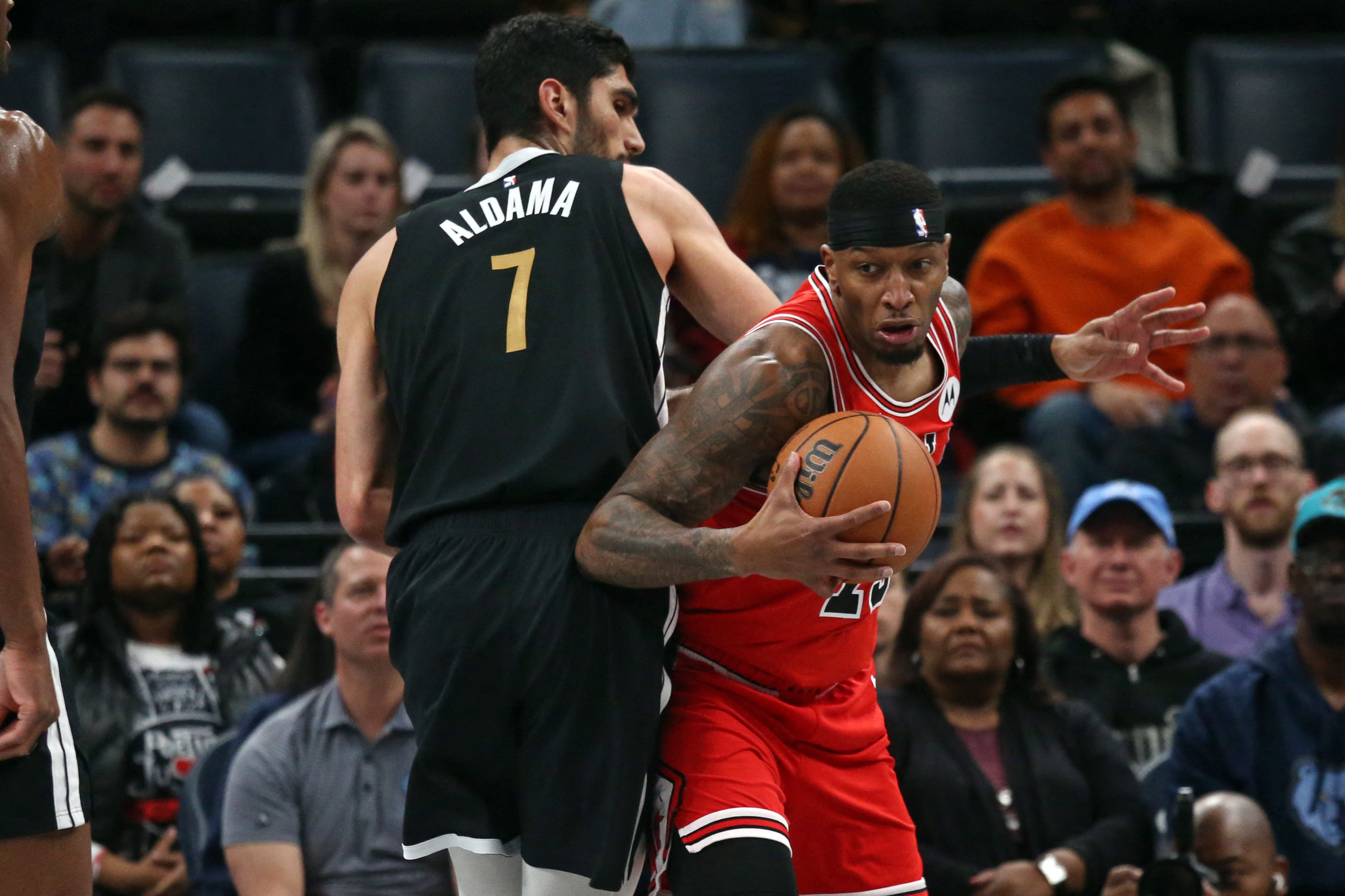 Bulls hand Grizzlies 7th straight loss | Reuters