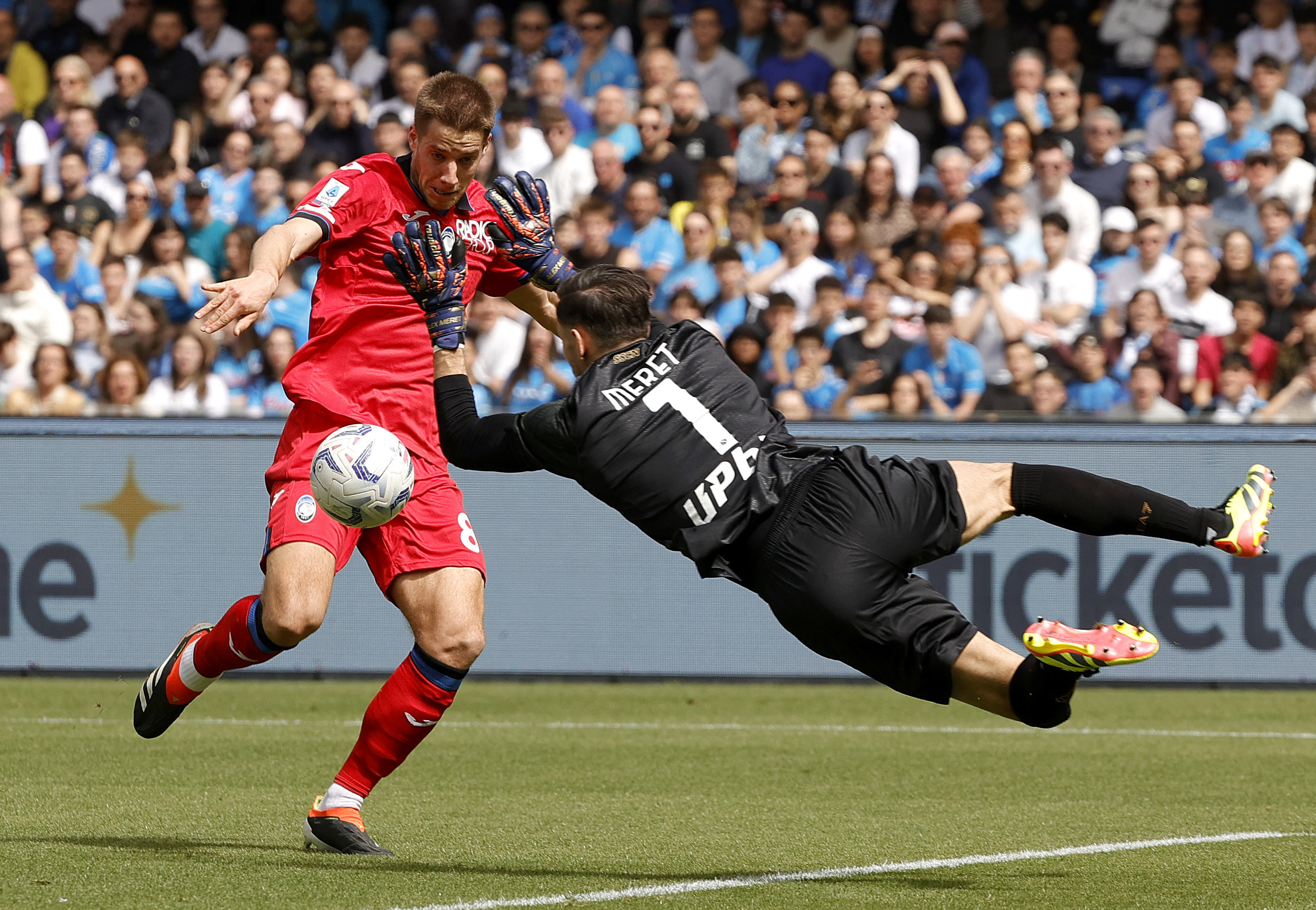 Champions Napoli slump to 3-0 home defeat by Atalanta | Reuters