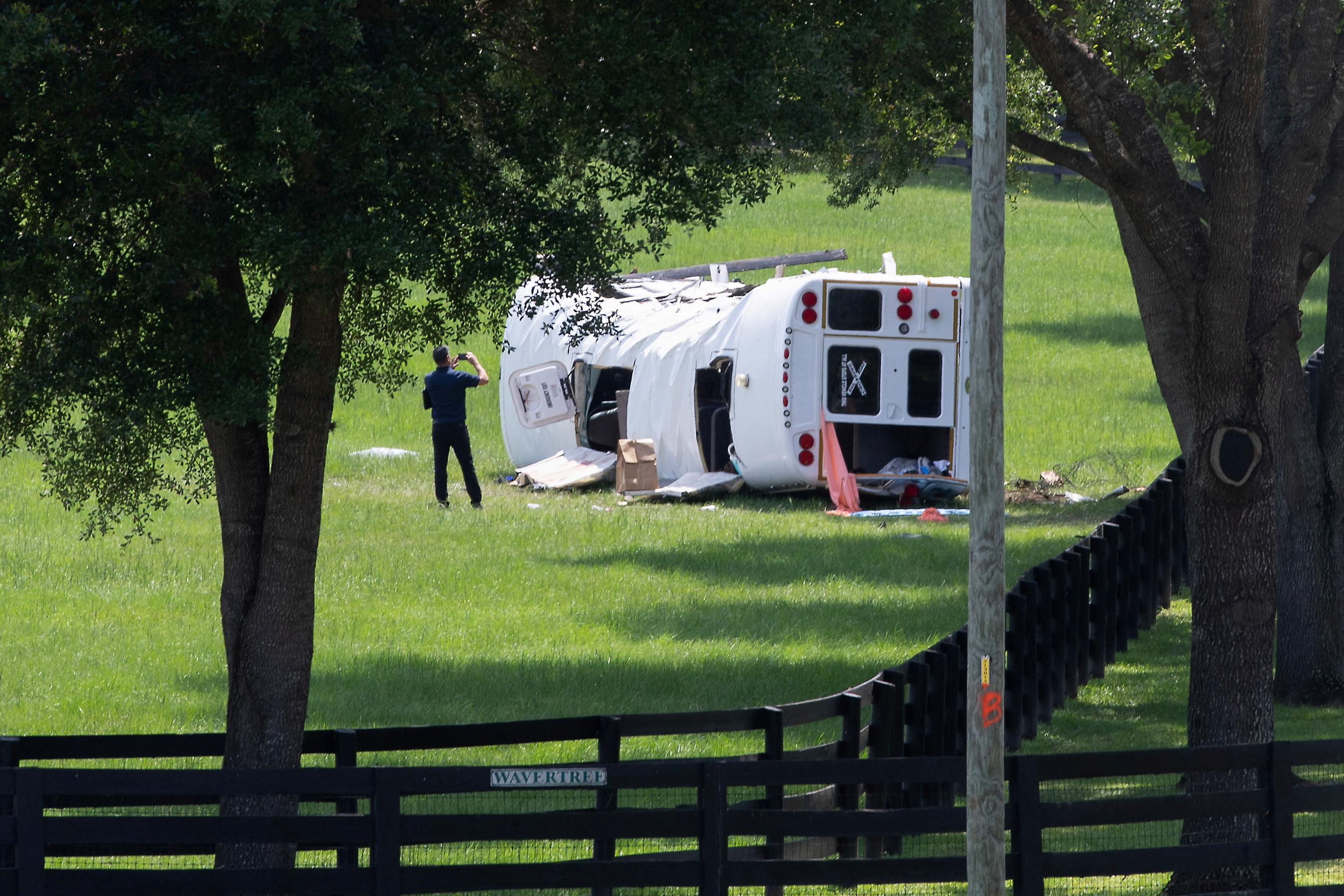 Florida bus crash kills eight, leads to DUI arrest of driver involved | Reuters