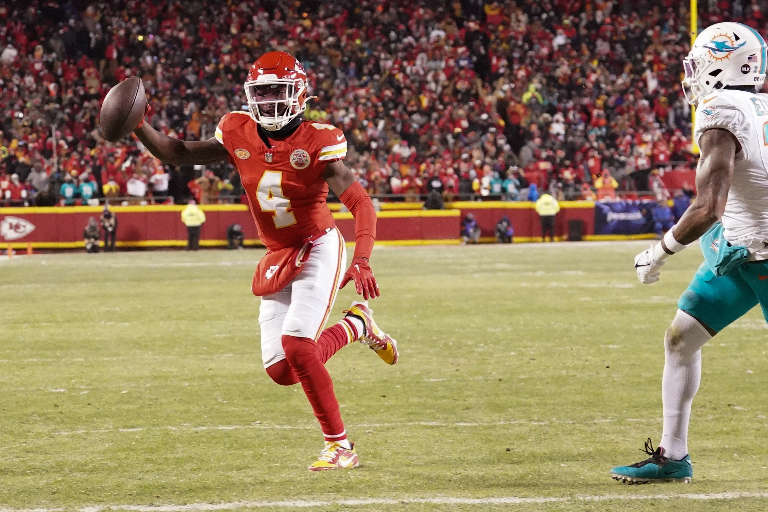 Chiefs shut down Dolphins in frigid AFC wild-card game | Reuters