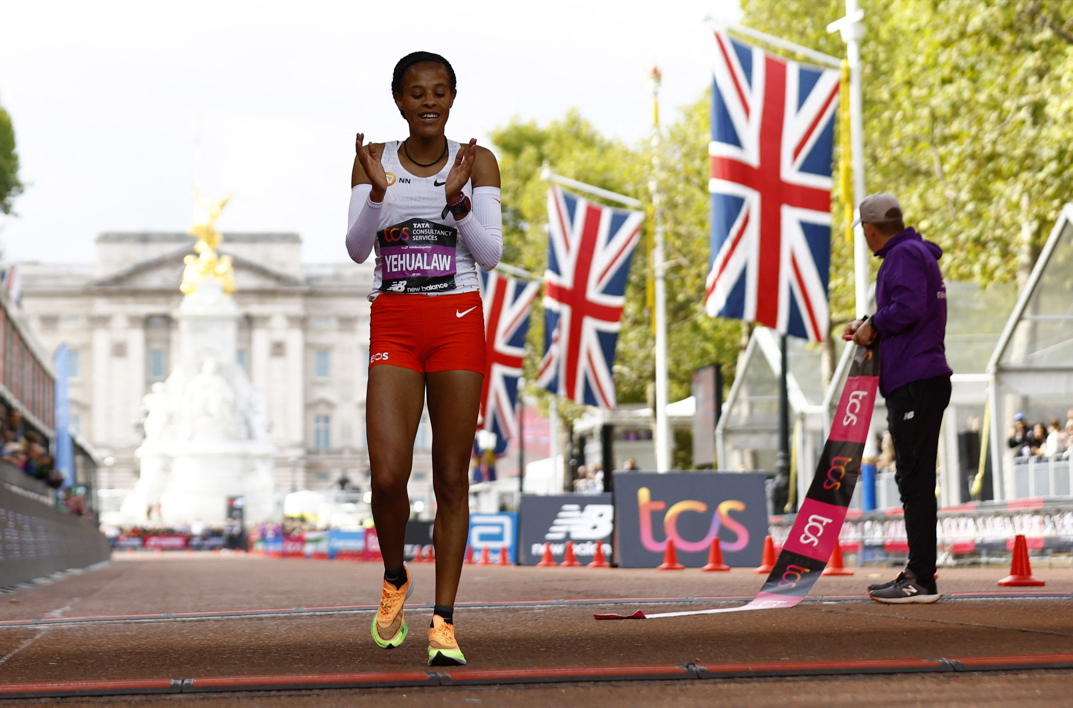 Kipruto takes maiden London Marathon title, Yehualaw storms to victory ...