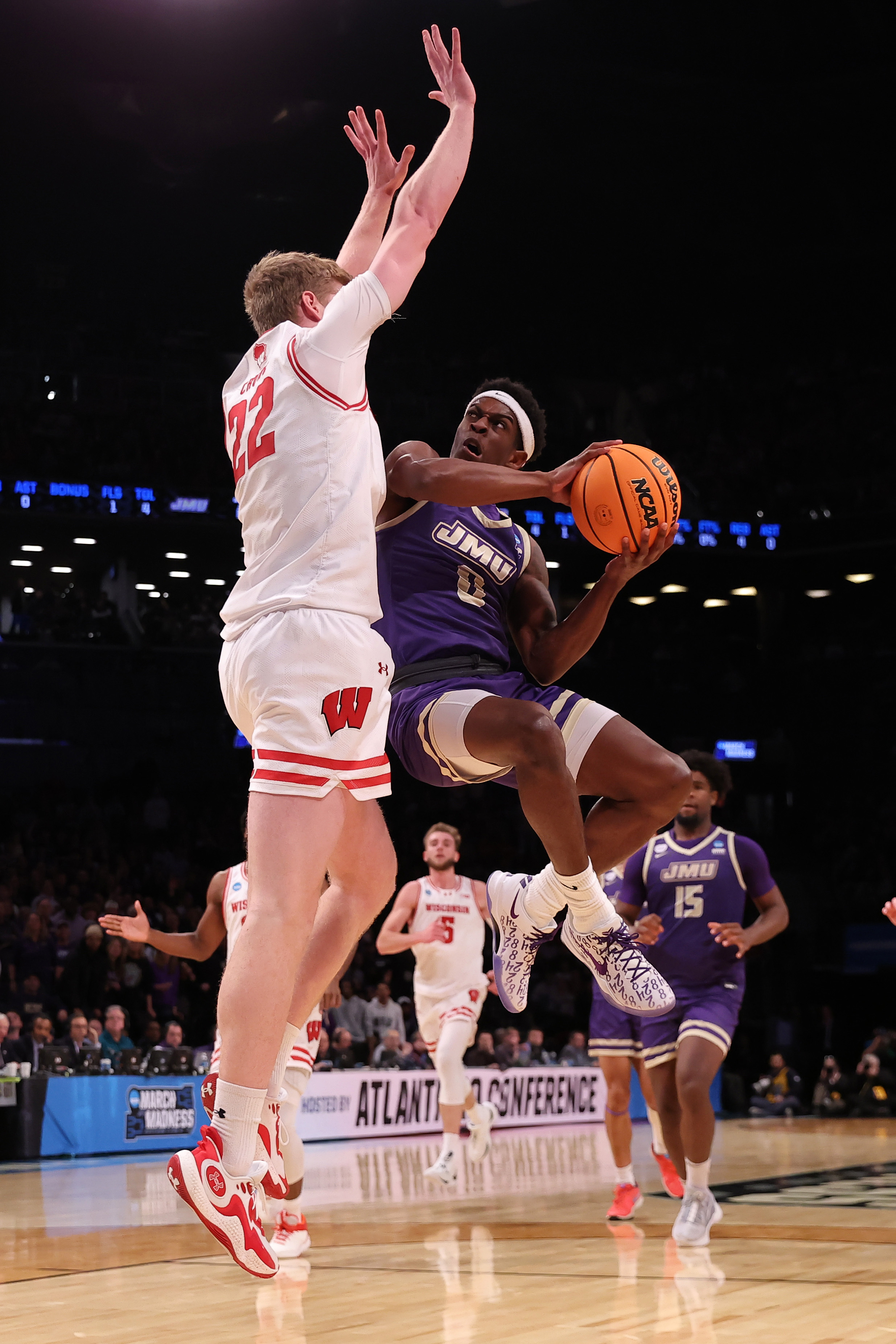James Madison leads wire to wire in upset of Wisconsin | Reuters