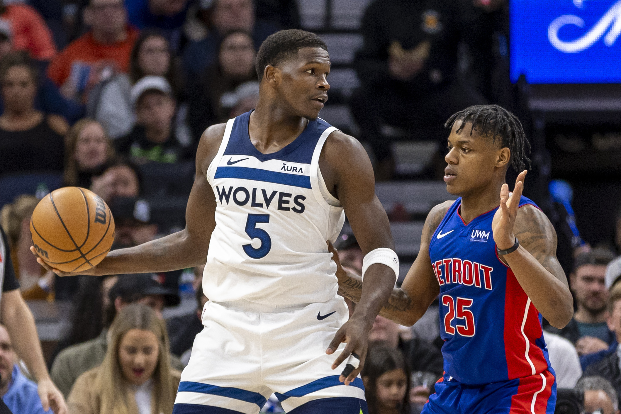 Timberwolves pull away from Pistons with big run | Reuters