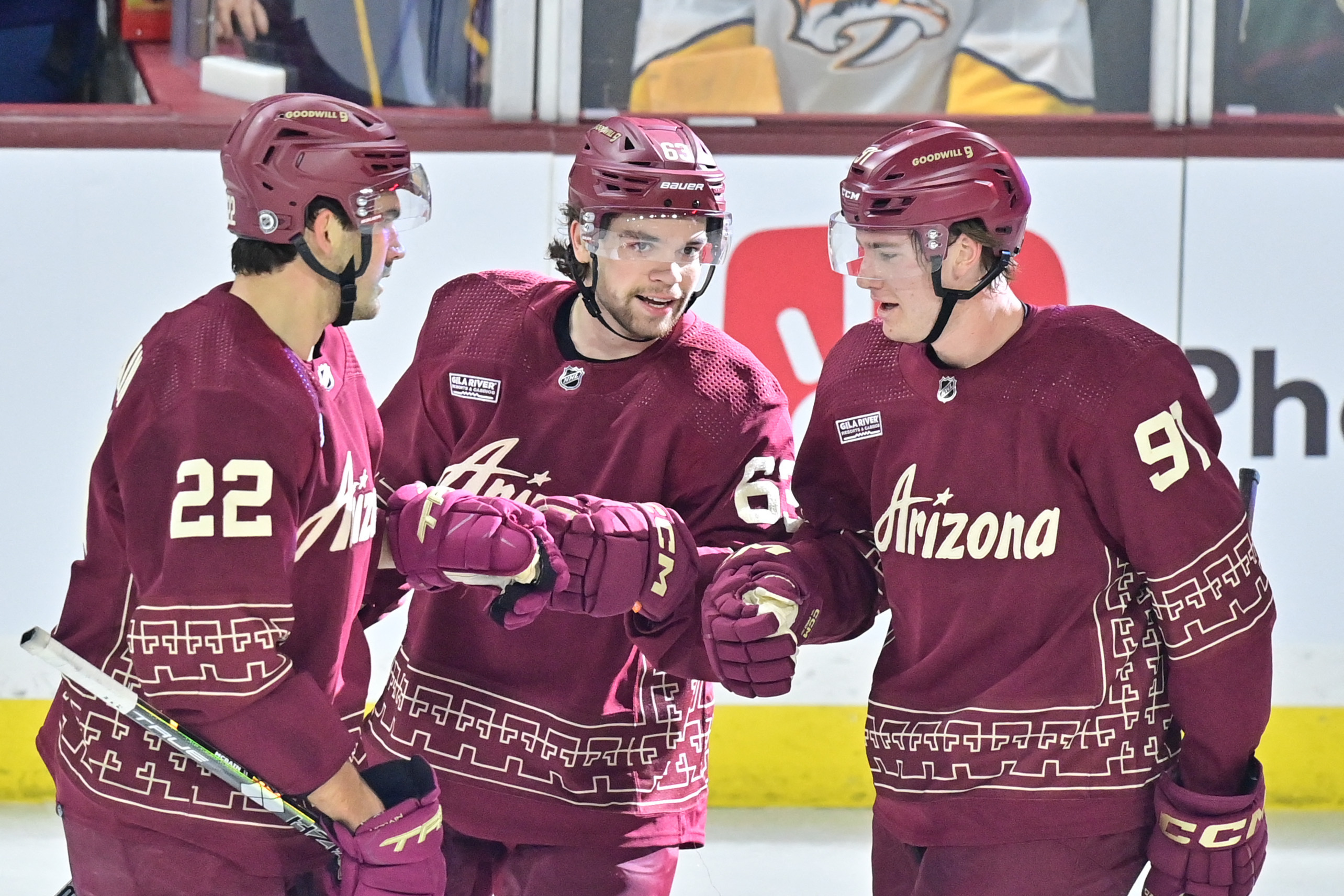 Logan Cooley, Clayton Keller lead Coyotes past Predators | Reuters